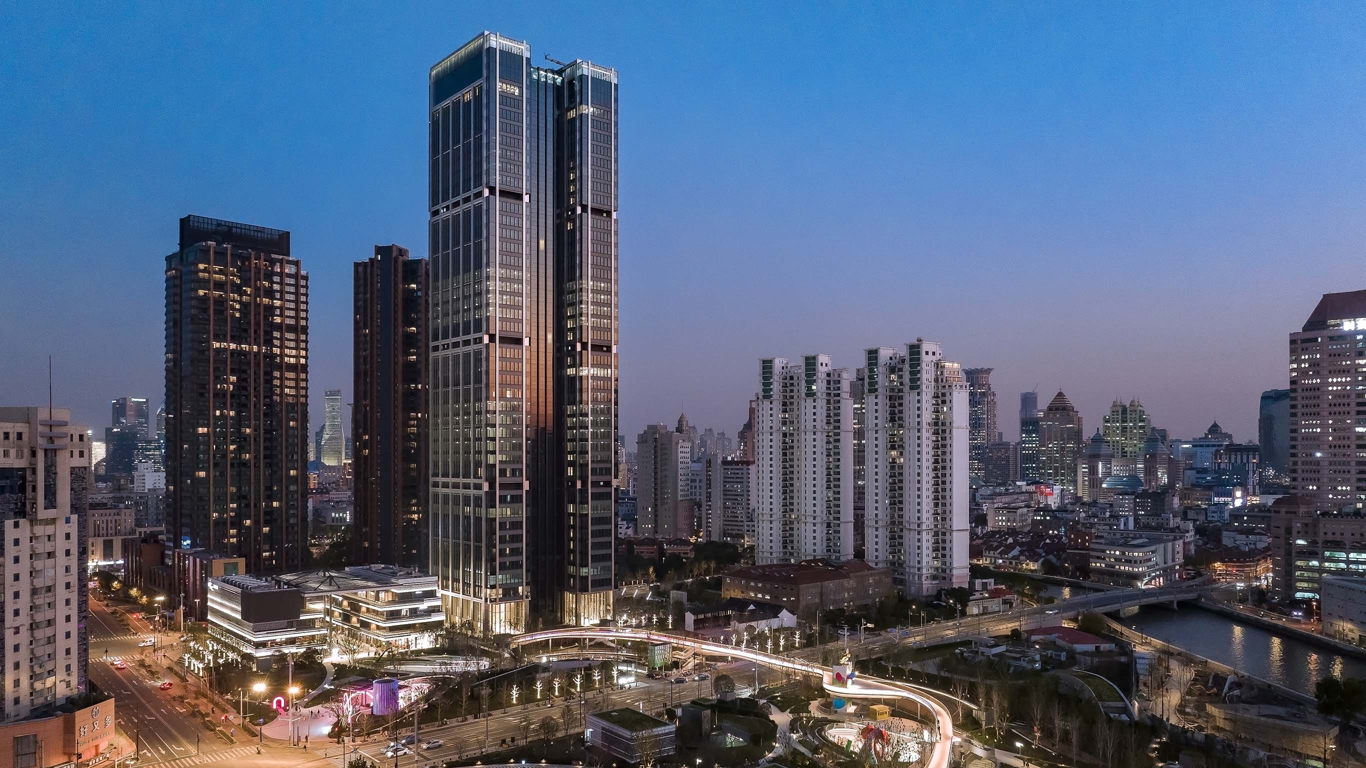 Foster + Partners completes landmark 42-story office tower in Shanghai ...
