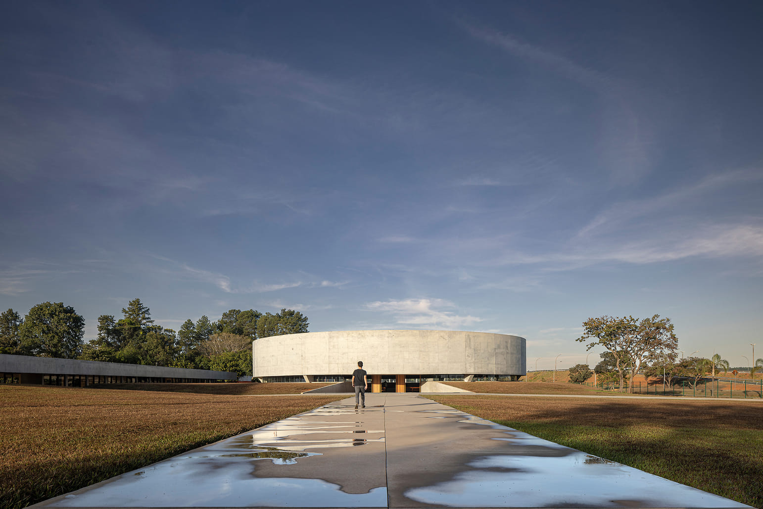ARQBR Arquitetura e Urbanismo brings a circular concrete church to ...