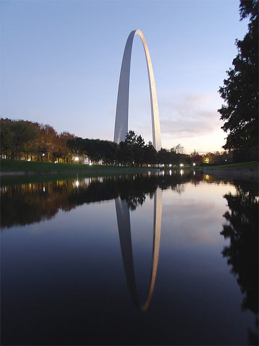 Five Teams Advance to Design Phase of Gateway Arch Design Competition