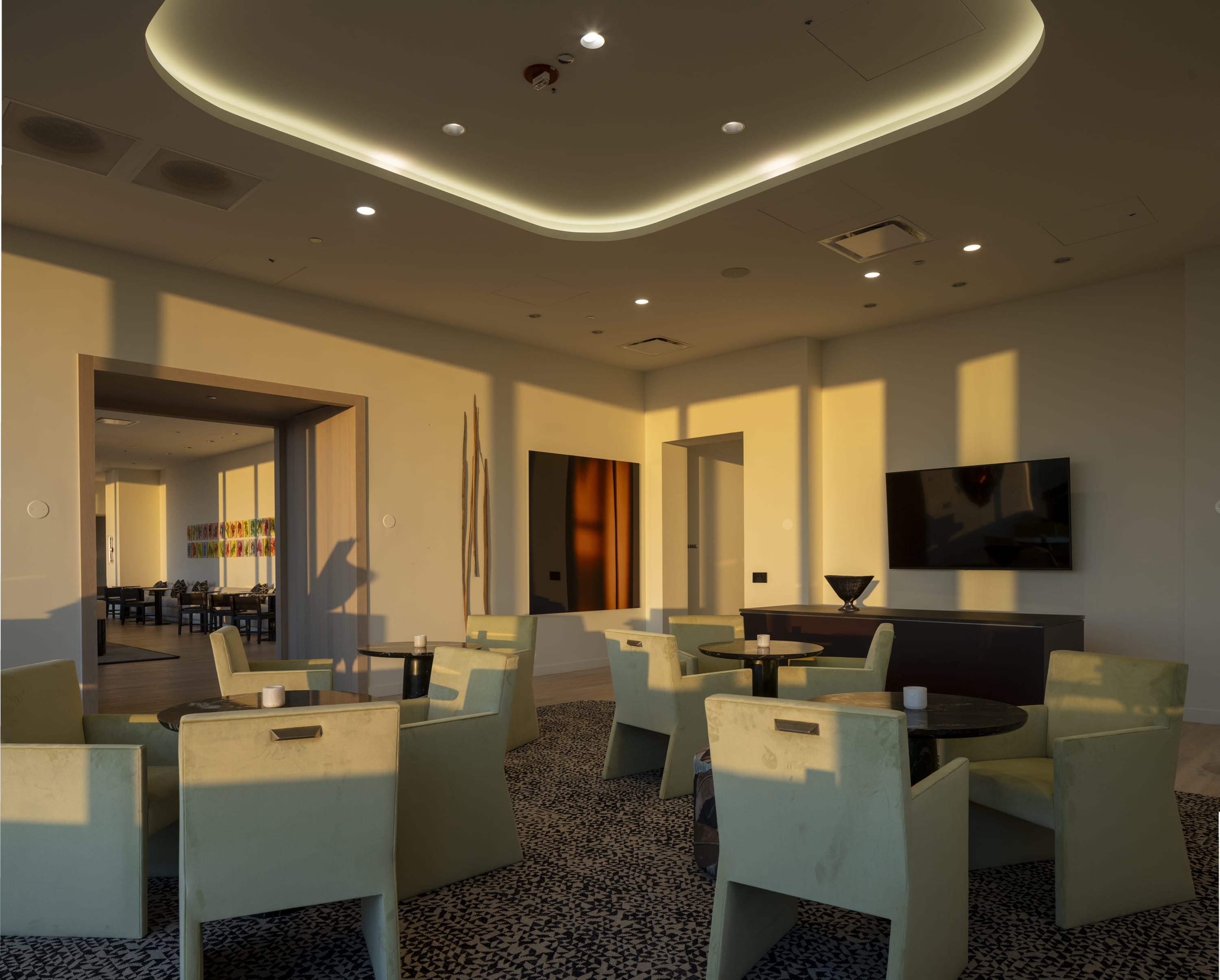 One of Helmut Jahn's final designs distinguishes itself on the Chicago skyline | Gallery | Archinect