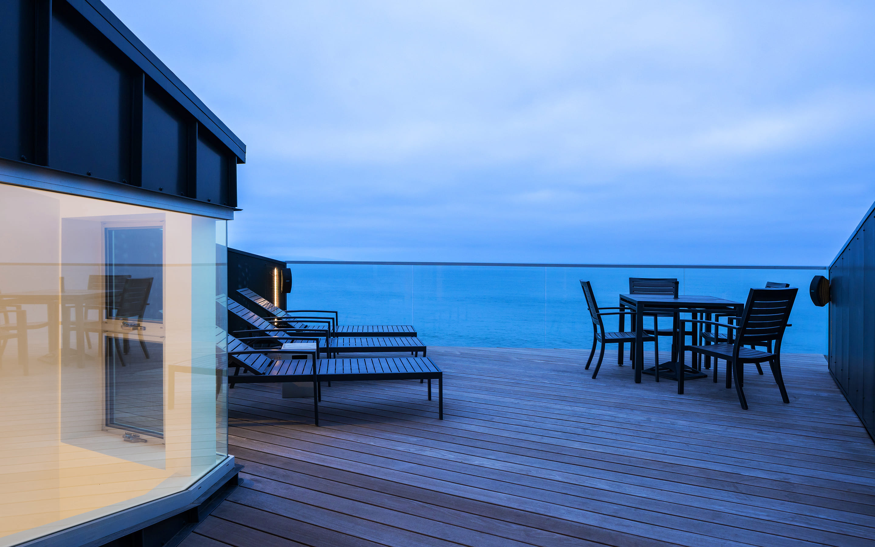 House Noir | Lorcan O'Herlihy Architects [LOHA] | Archinect