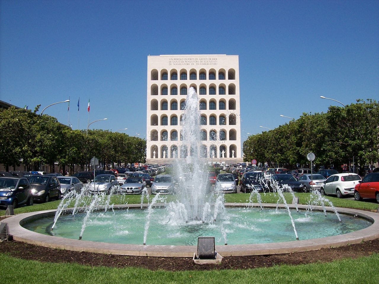 Second life for fascist architecture: Will Mussolini's Square Colosseum ...