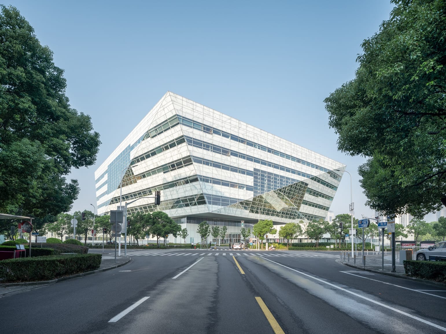 Explore Schmidt Hammer Lassen Architects' new Shanghai Library East ...