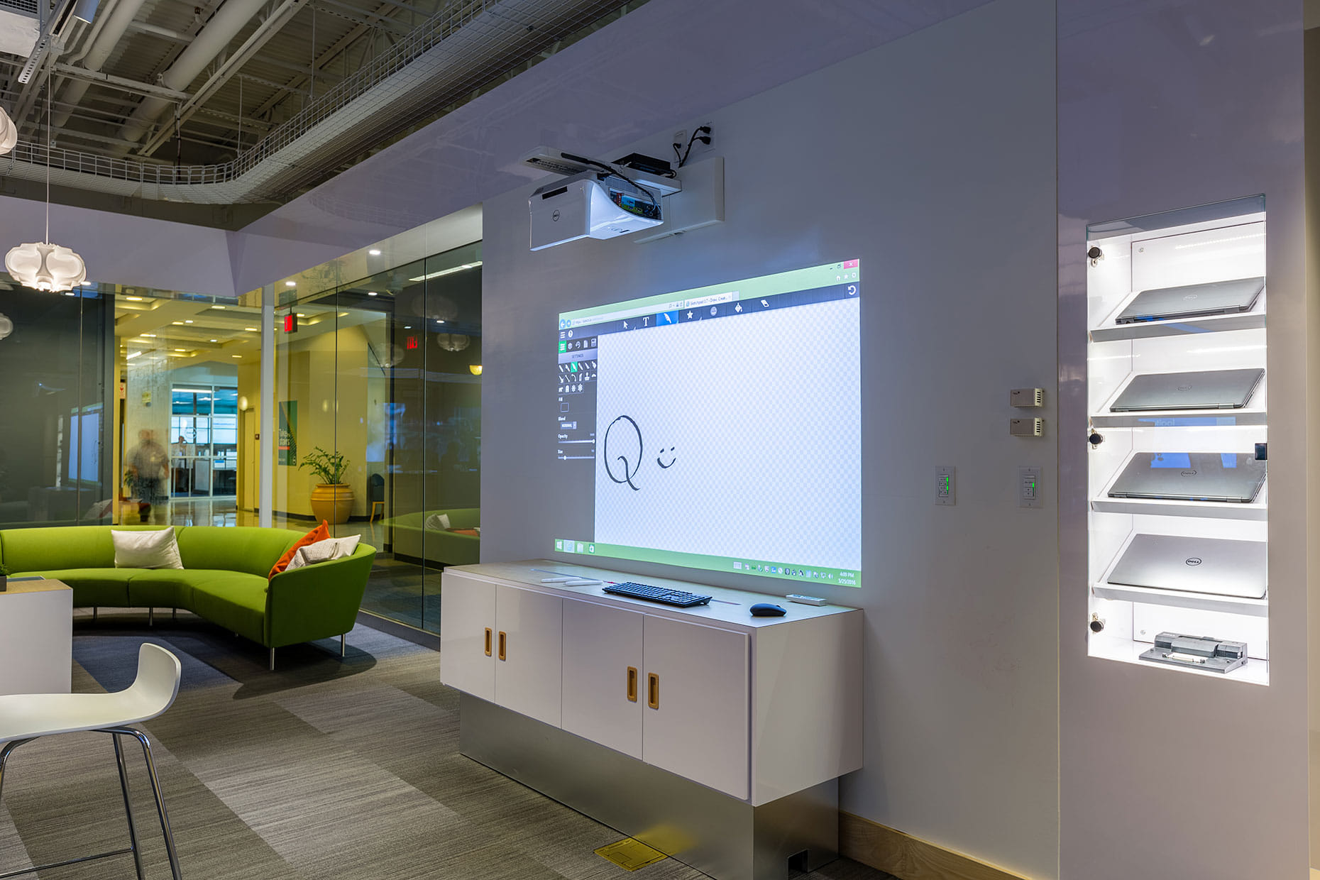Dell Experience Lounge | Cushing Terrell | Archinect