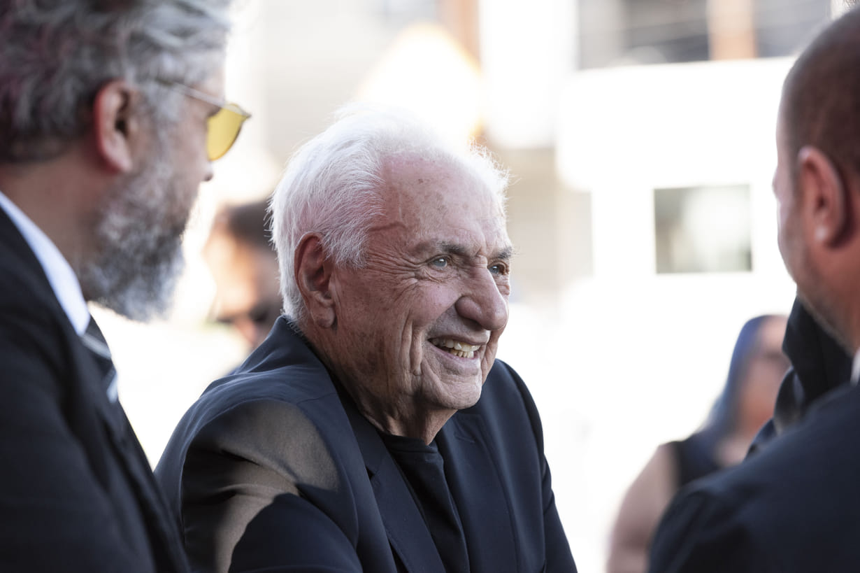 SCI-Arc Presents Frank Gehry with Honorary Degree | Southern California ...