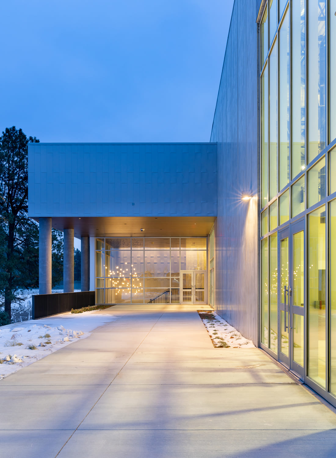 Flathead Valley Community College, Wachholz College Center | Cushing Terrell | Archinect