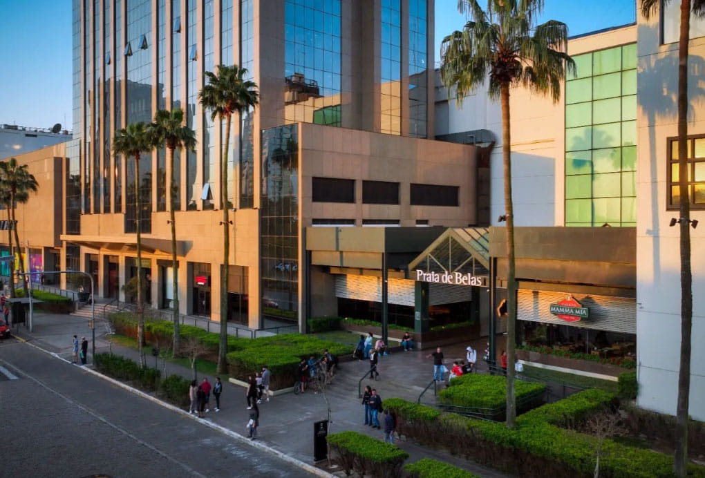 Praia de Belas Mall 3rd floor addition | Erik Soderberg | Archinect