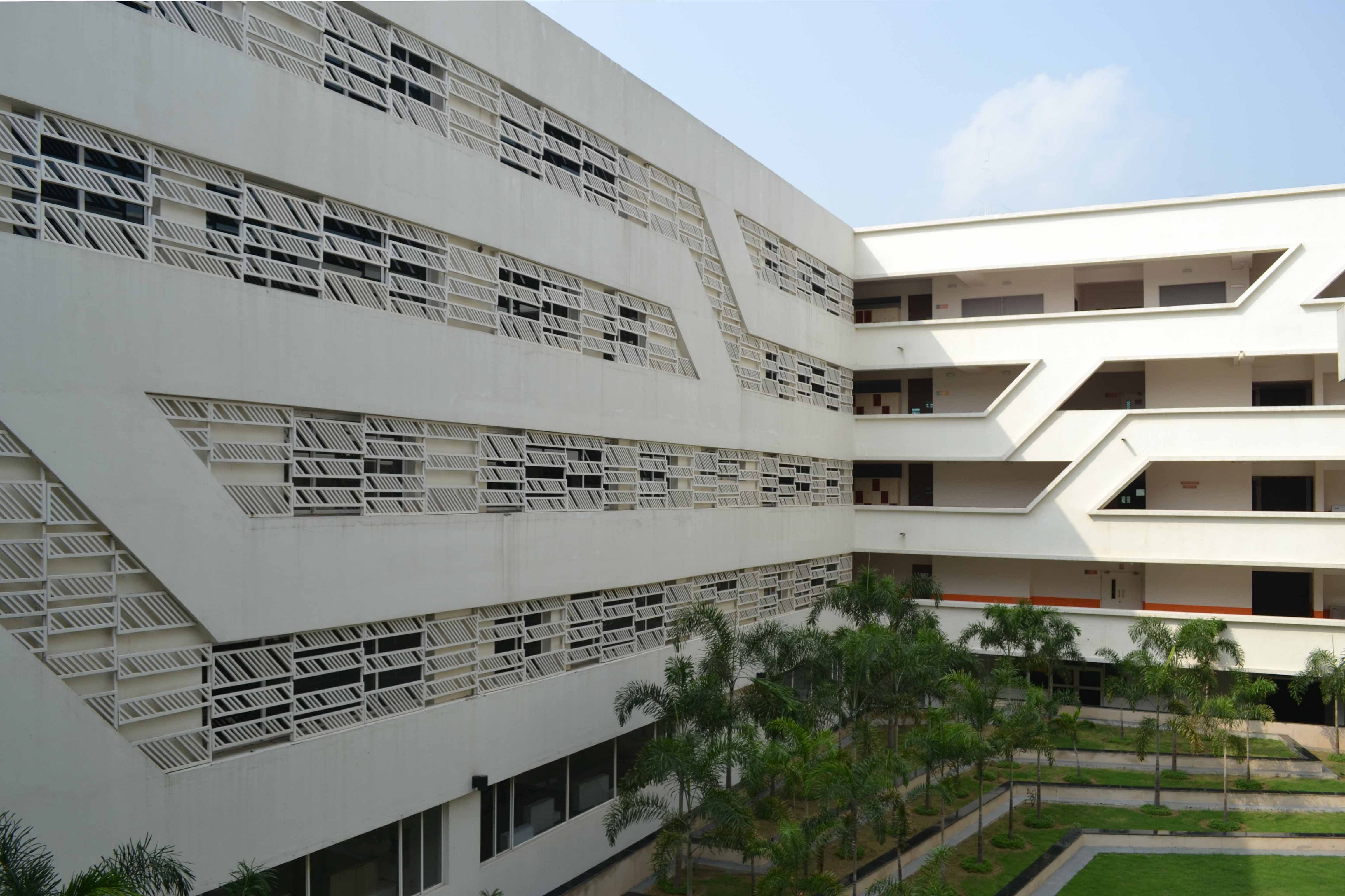 JRE Group of Institutions, Greater Noida | Morphogenesis | Archinect JRE Group of Institutions, Greater Noida | Morphogenesis | Archinect