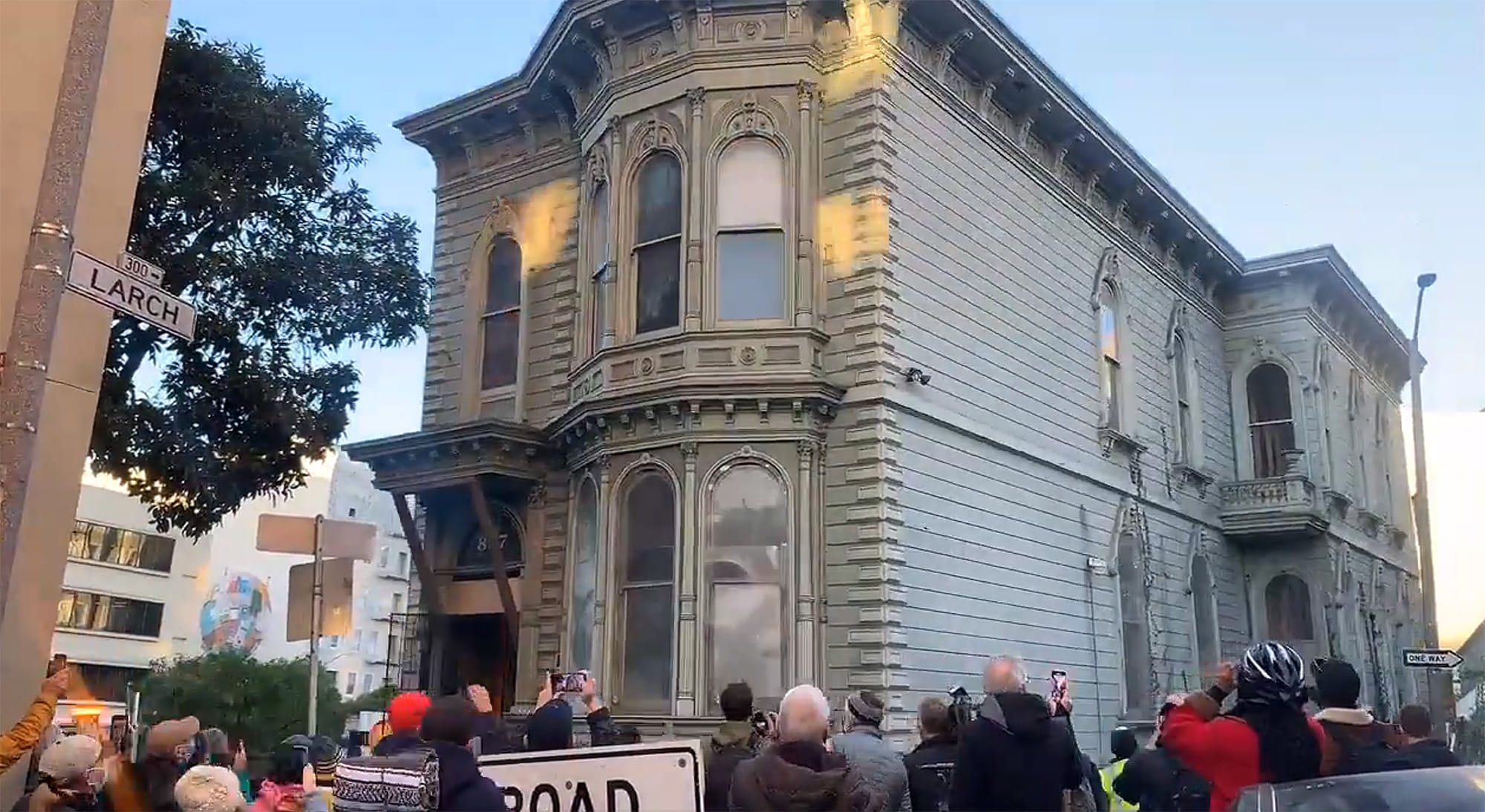 Watch a timelapse of the 140-year-old Victorian home moving through the ...