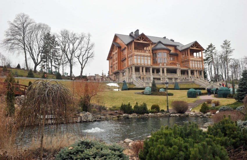 A Peek Inside Yanukovych's Luxury Villa | News | Archinect