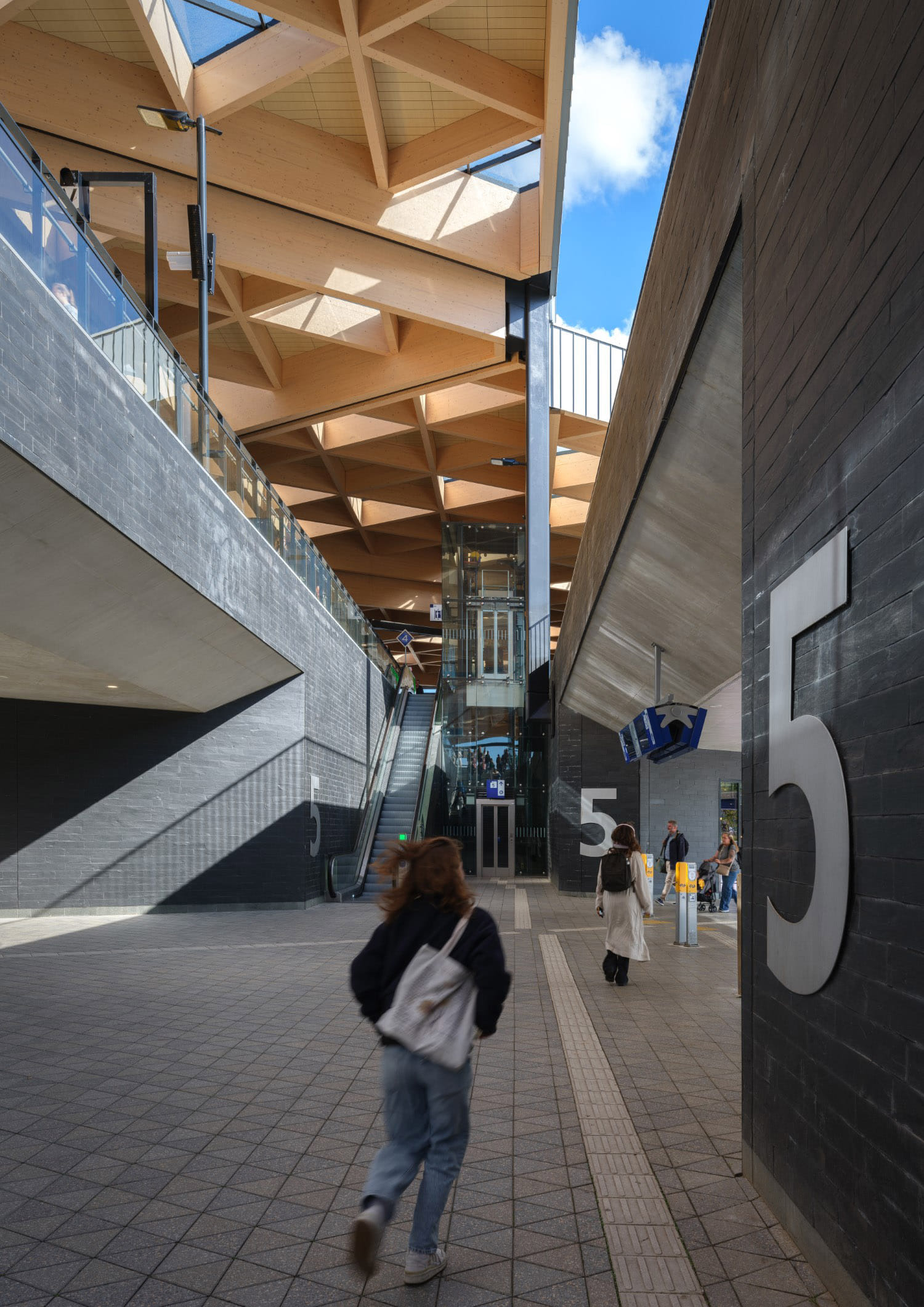 Ede-Wageningen Train Station (Mecanoo and Royal HaskoningDHV) | Mecanoo ...