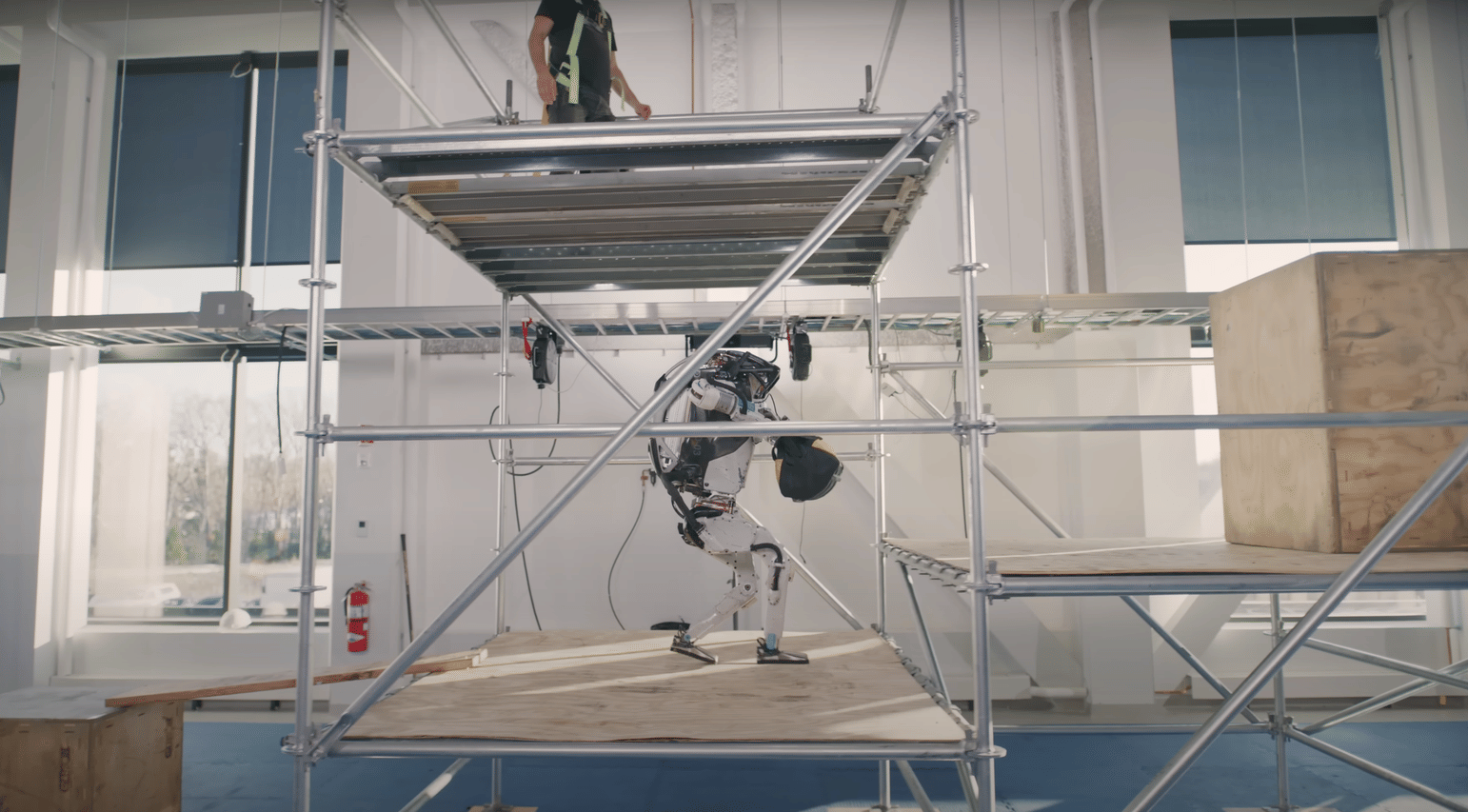 Boston Dynamics’ humanoid robot Atlas lends a hand on the construction ...