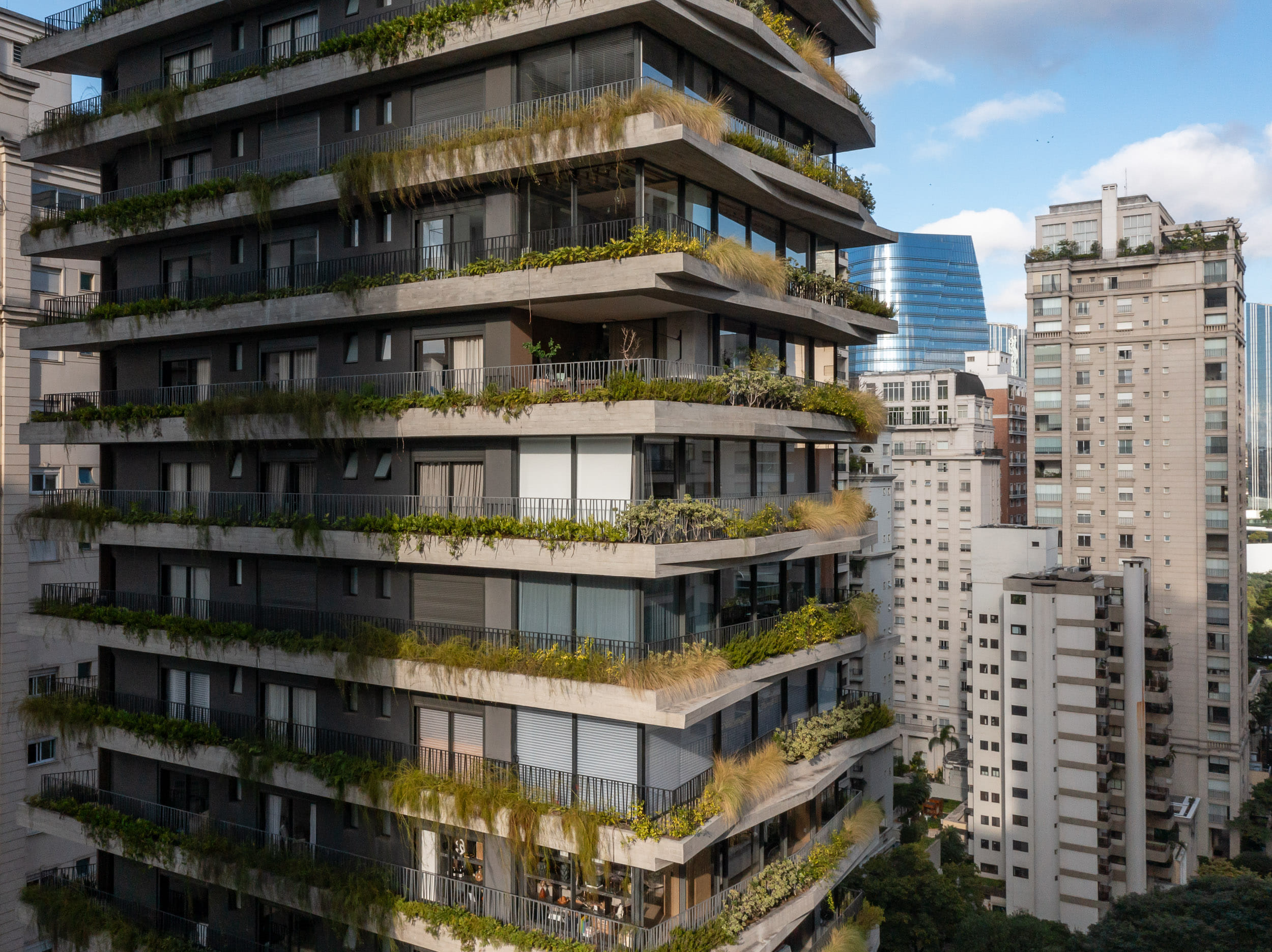 Leopoldo 1201 Building Landscaping | Rodrigo Oliveira Paisagismo ...