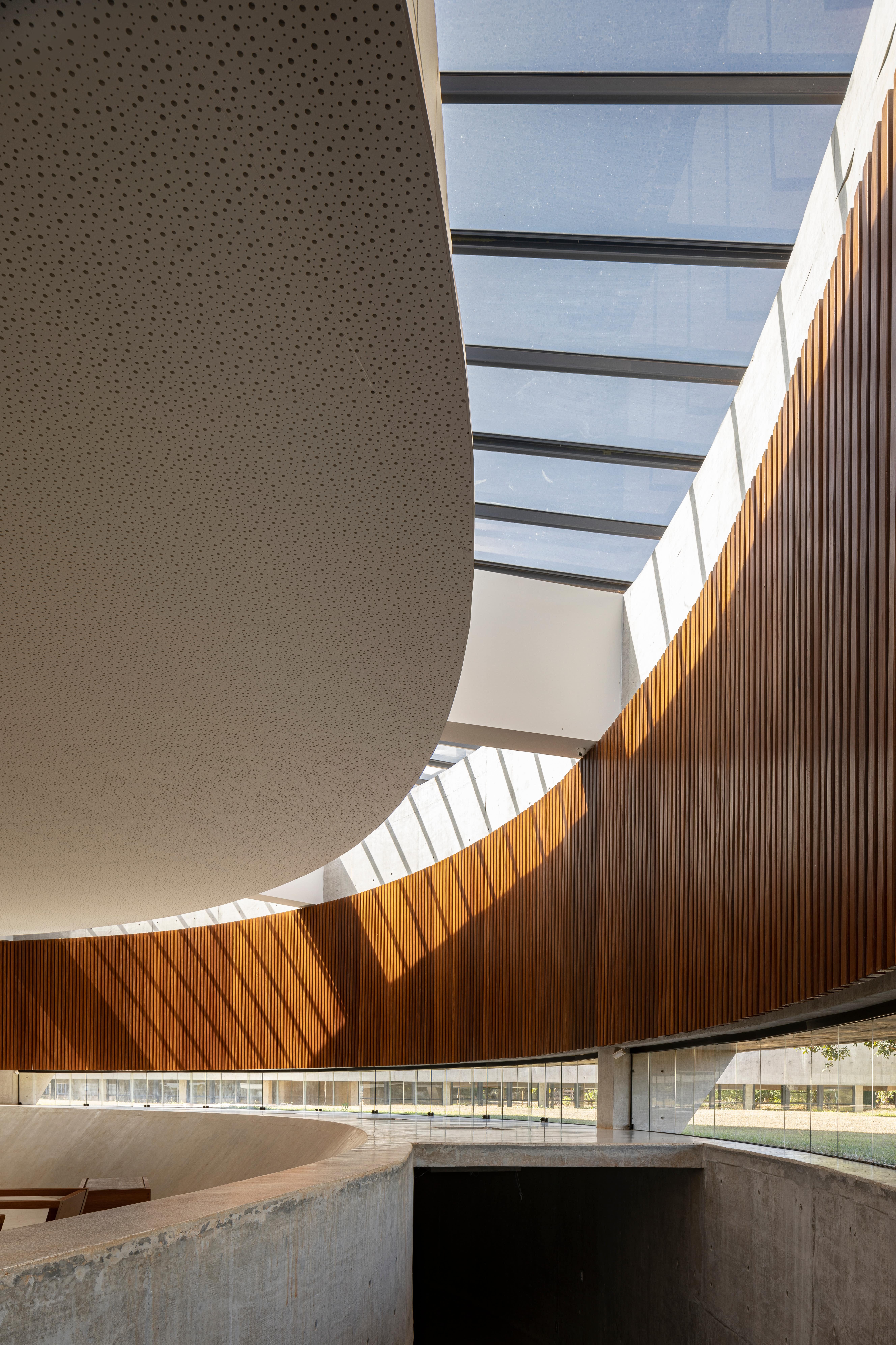 ARQBR Arquitetura e Urbanismo brings a circular concrete church to ...