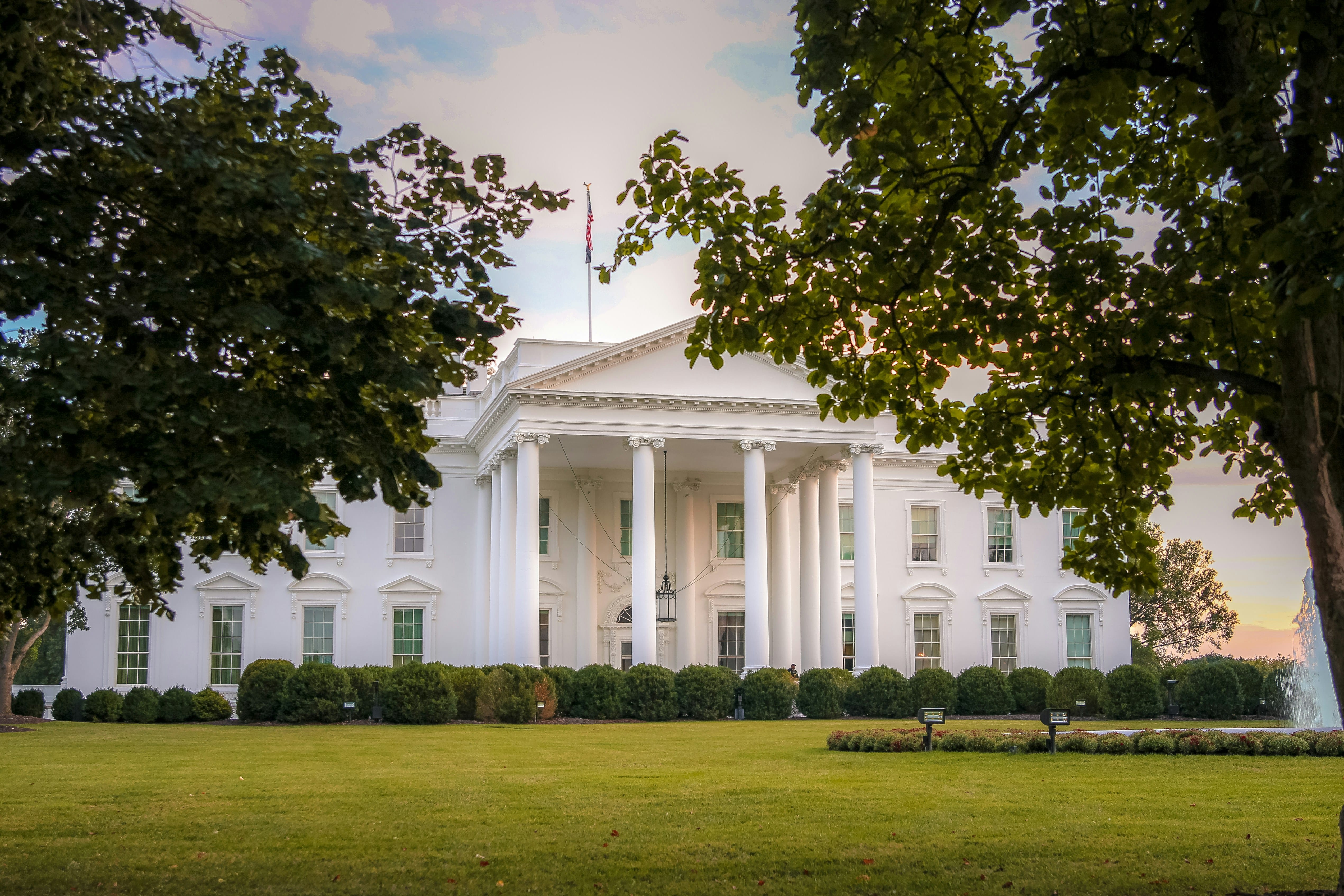 Keeping up with the White House makeover: Old columns, bad! New columns ...