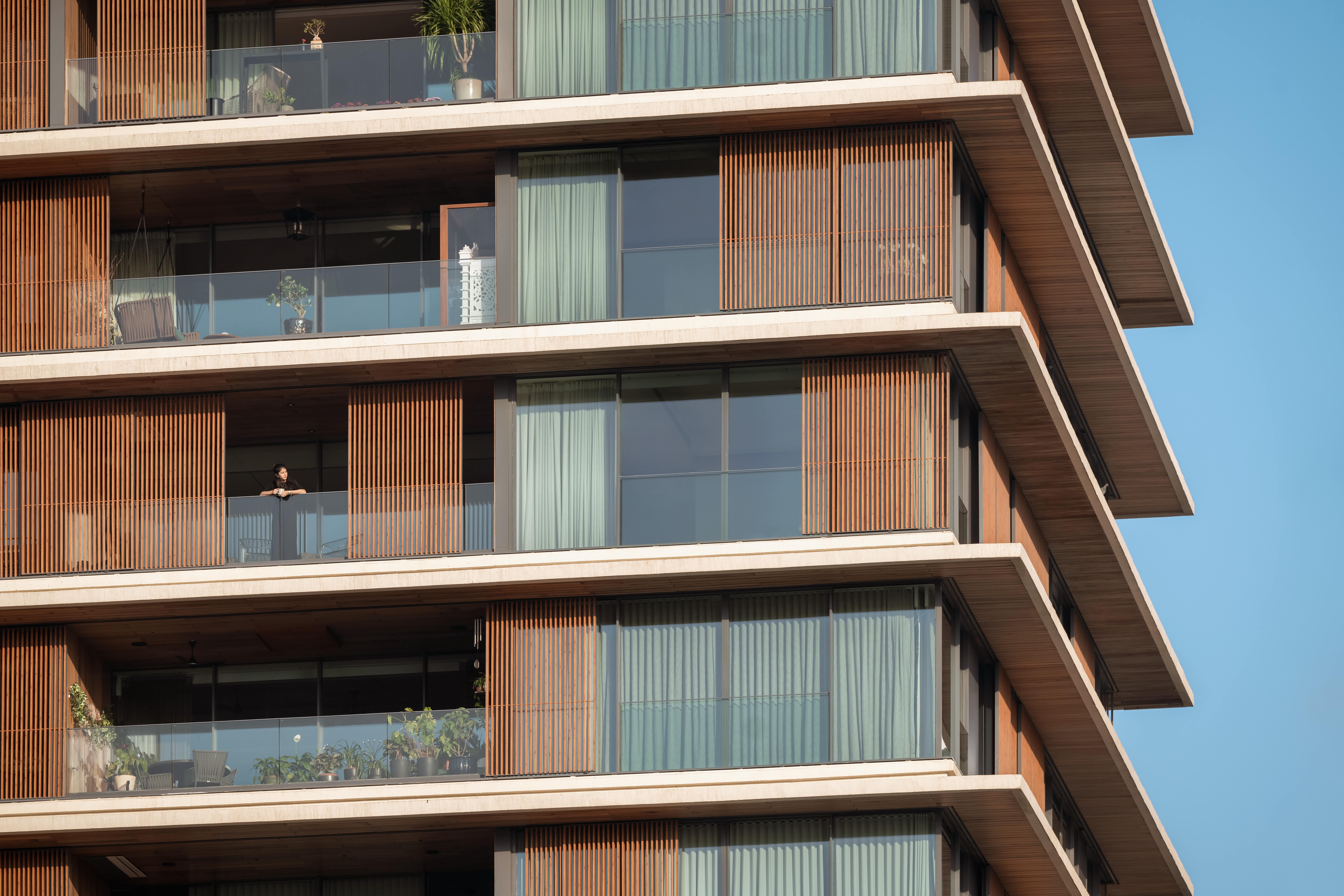 SOM completes lush, high-end residential tower in Mumbai | News | Archinect