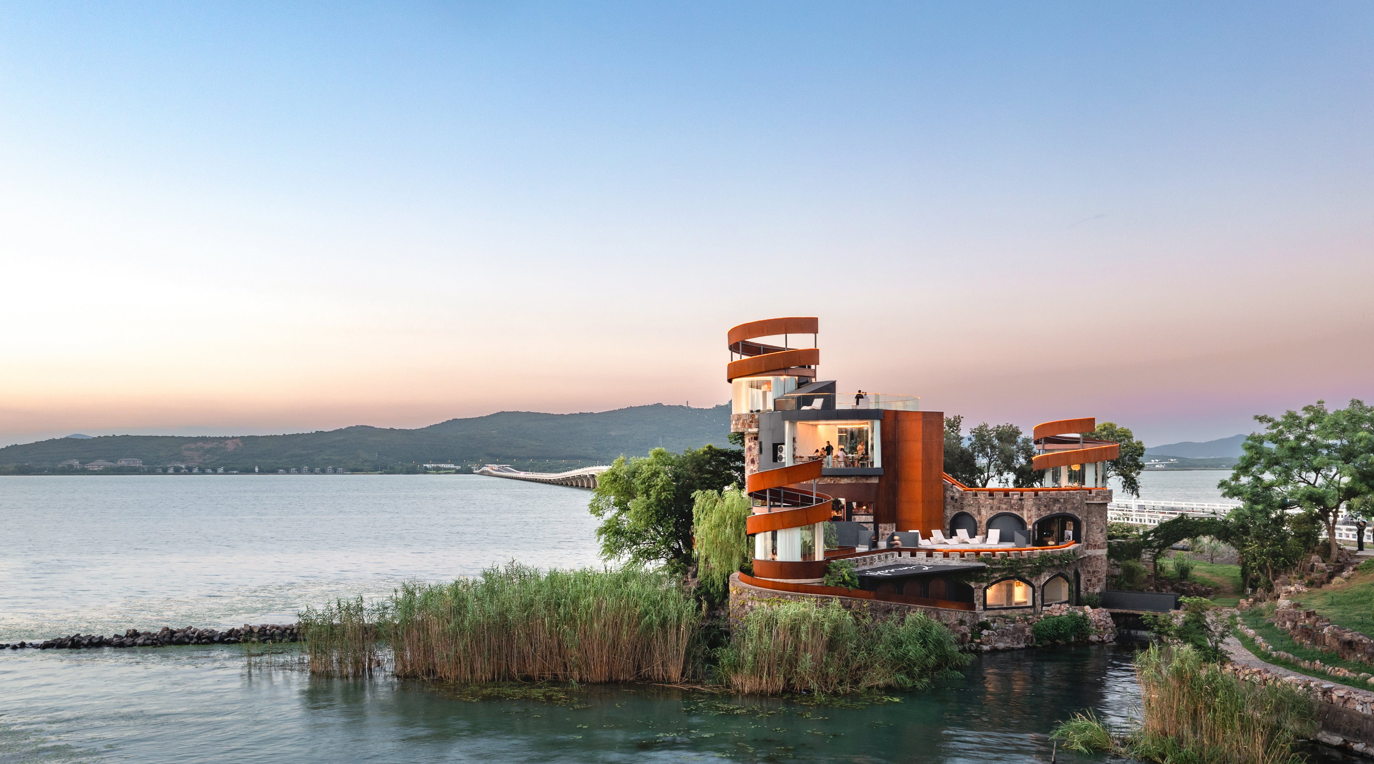 The renovation of Phoenix Terrace in the Taihu Resort Area | Parallect ...