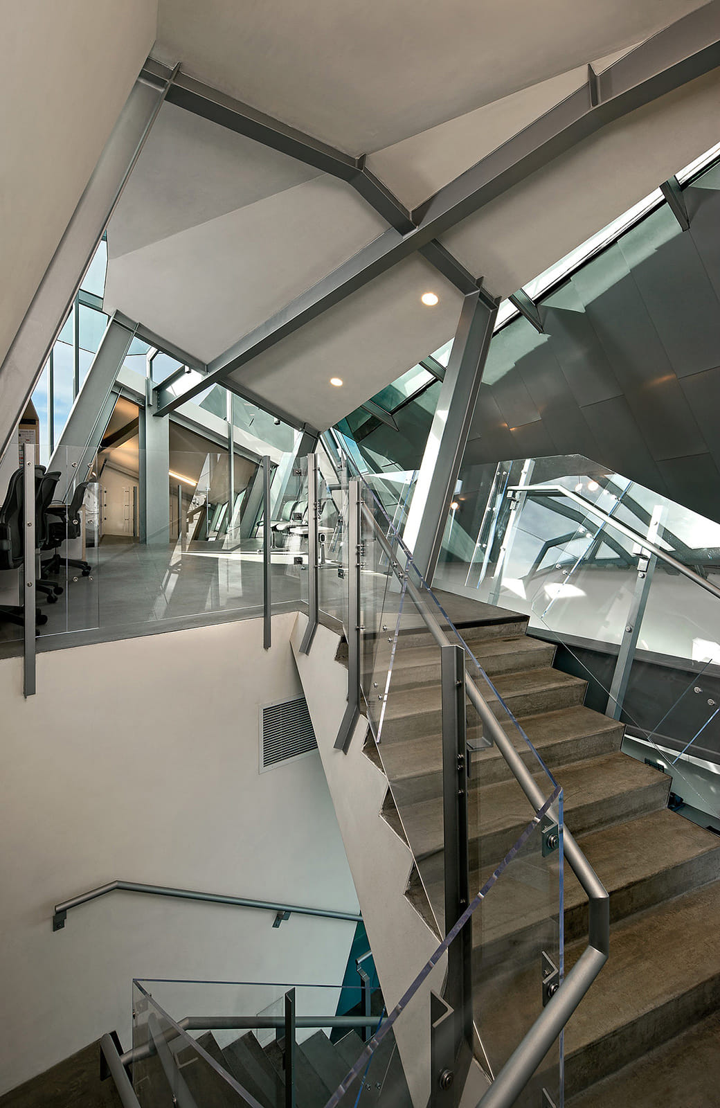 Closer look at the Eric Owen Moss-designed Pterodactyl Office, a 2017 ...