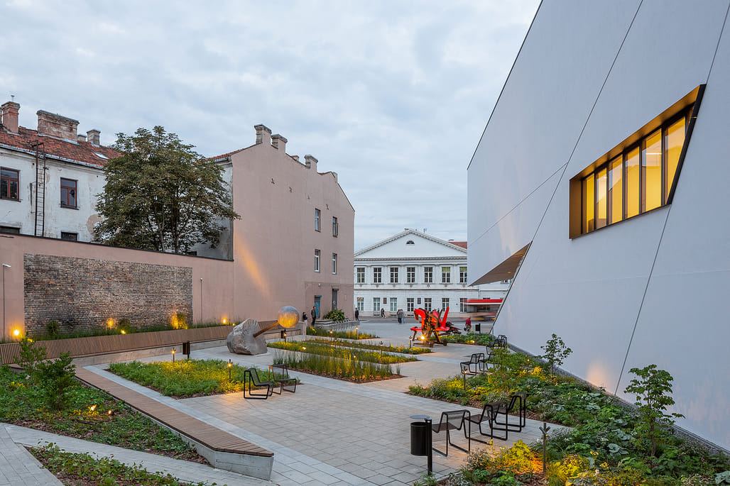 Studio Daniel Libeskind's MO Modern Art Museum in Vilnius opens to the ...
