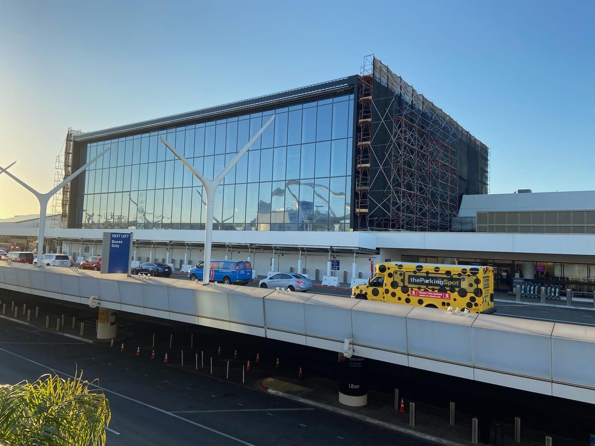 LAX Terminal 6 Glazing Model | GANT Architects Inc. | Archinect