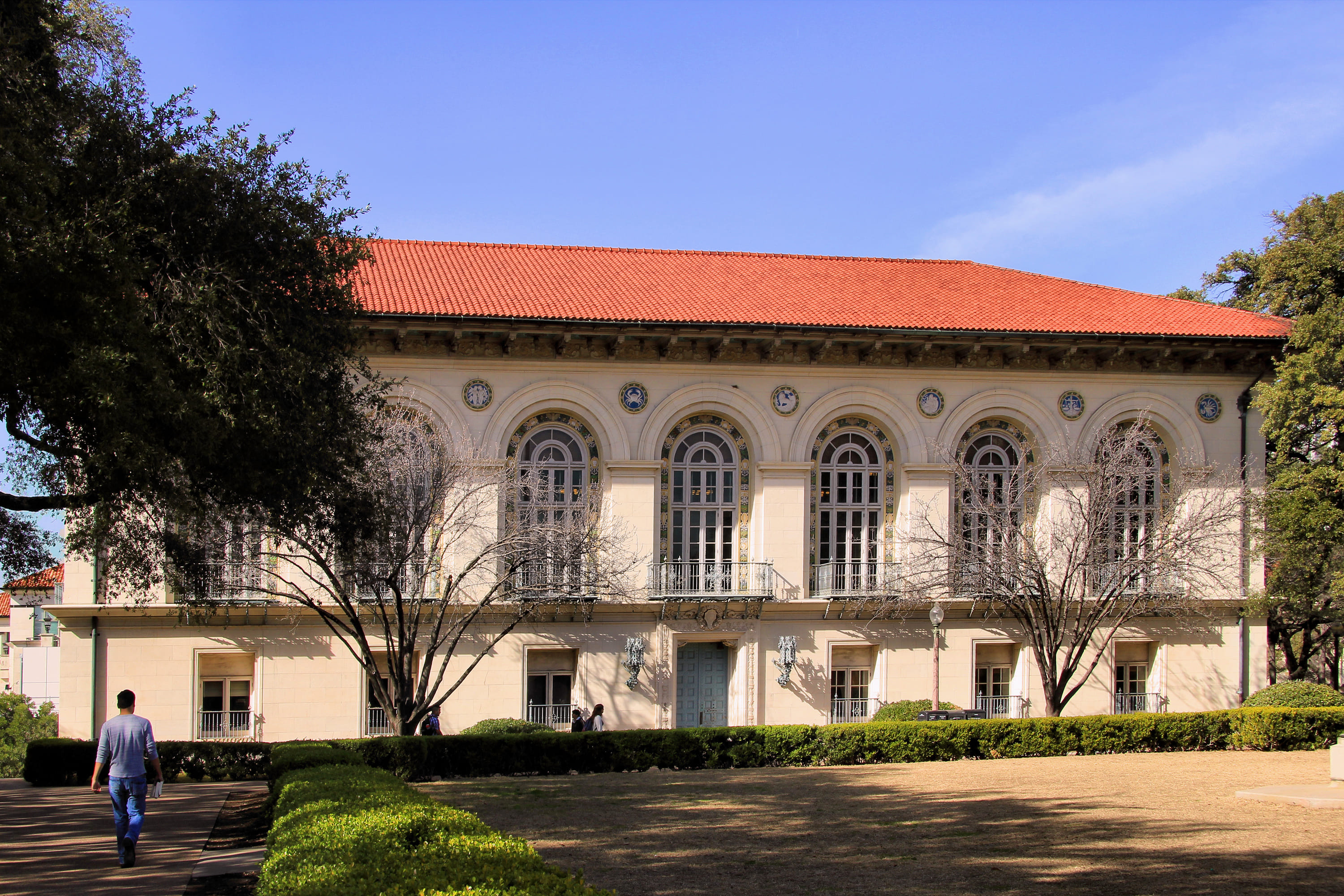 UT SoA renames architecture library to honor John Chase, Texas’ first ...