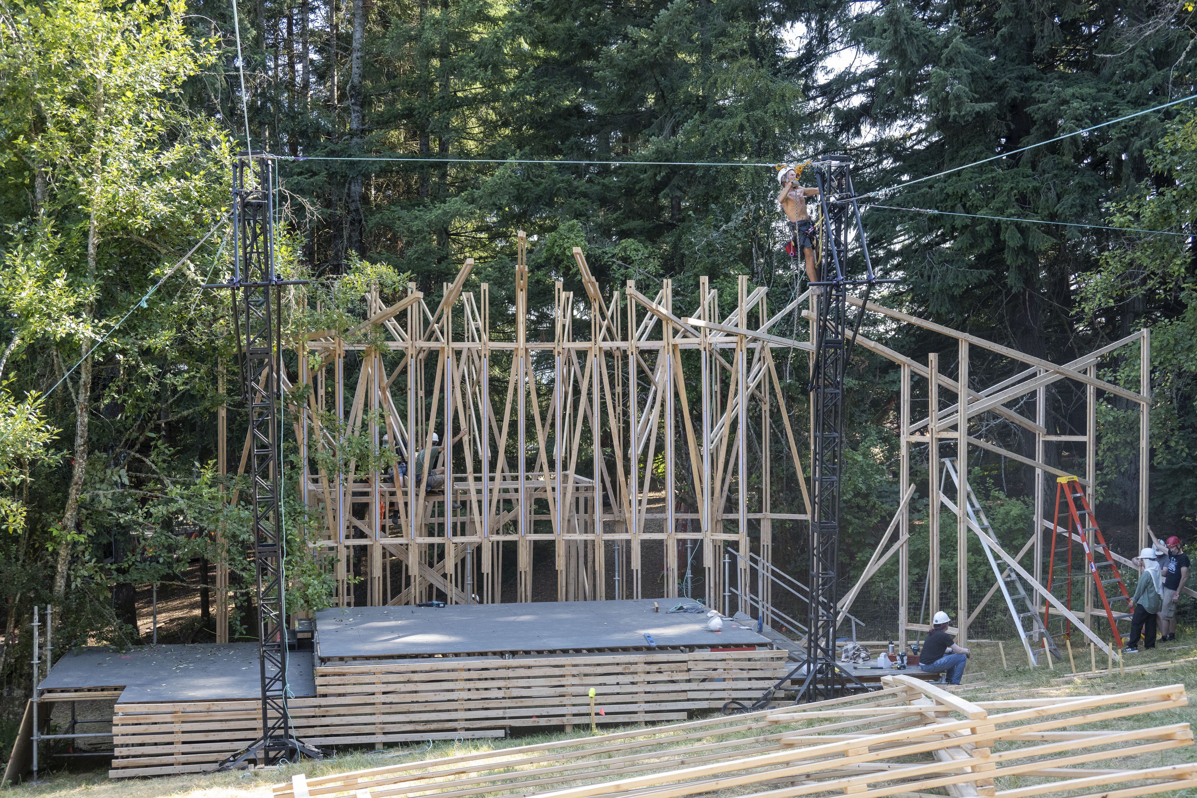 Portland State architecture students create a demountable stage ...