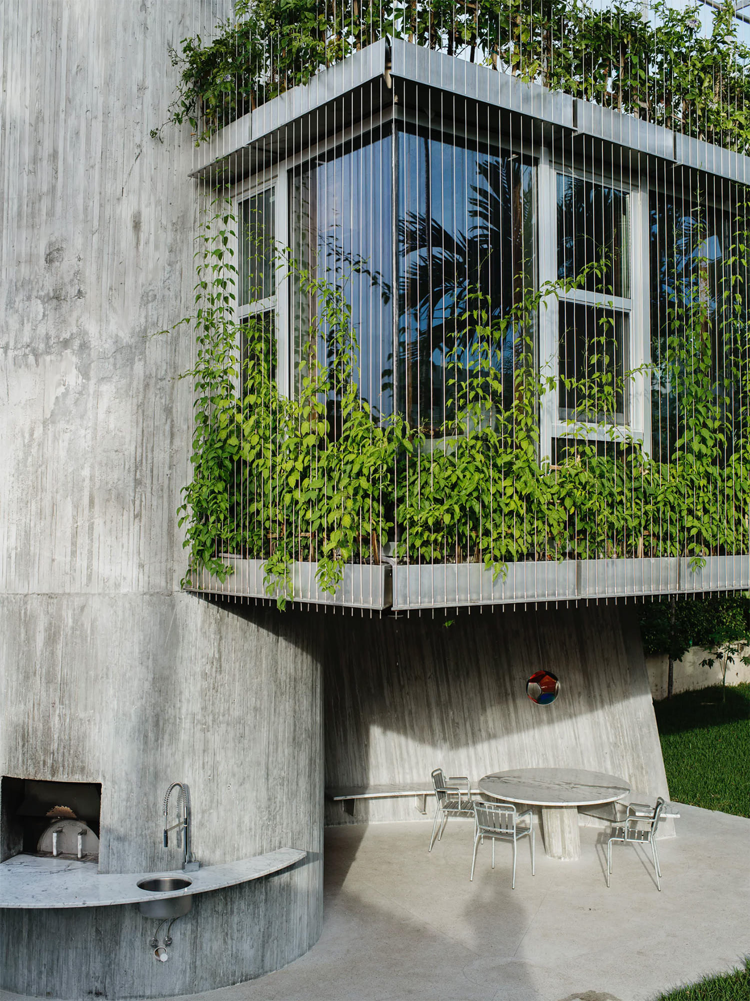 Cosmic Architecture: Studio Christian Wassmann's Sun Path House ...