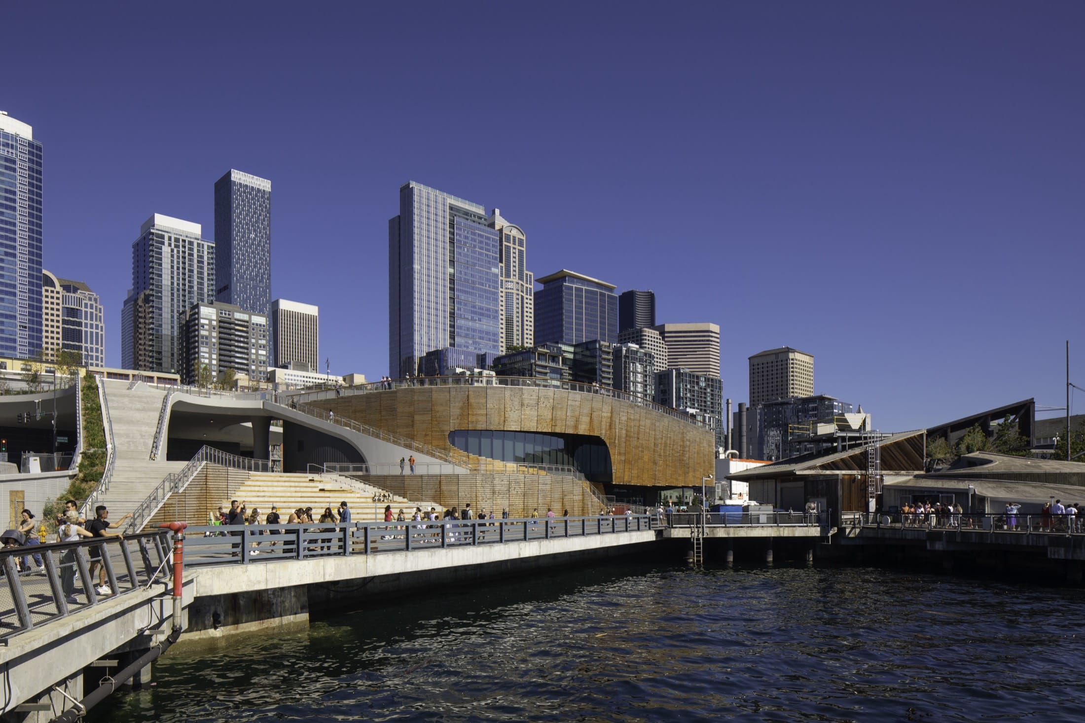 Field Operations completes major elevated walkway on Seattle waterfront ...