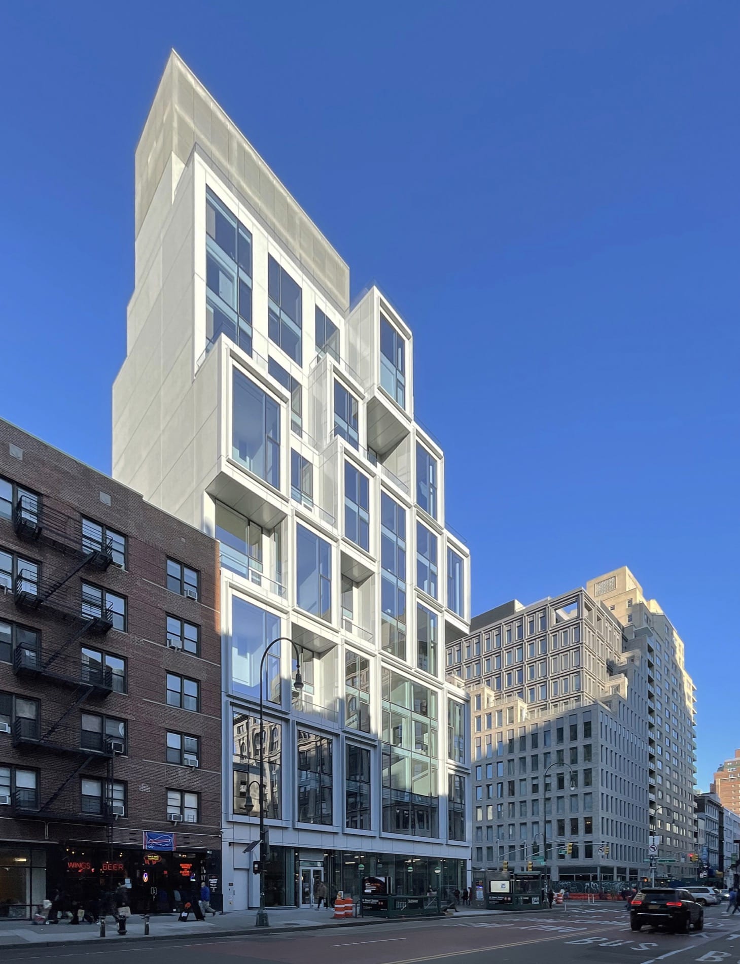 ODA completes New York residential building with a glass box facade ...