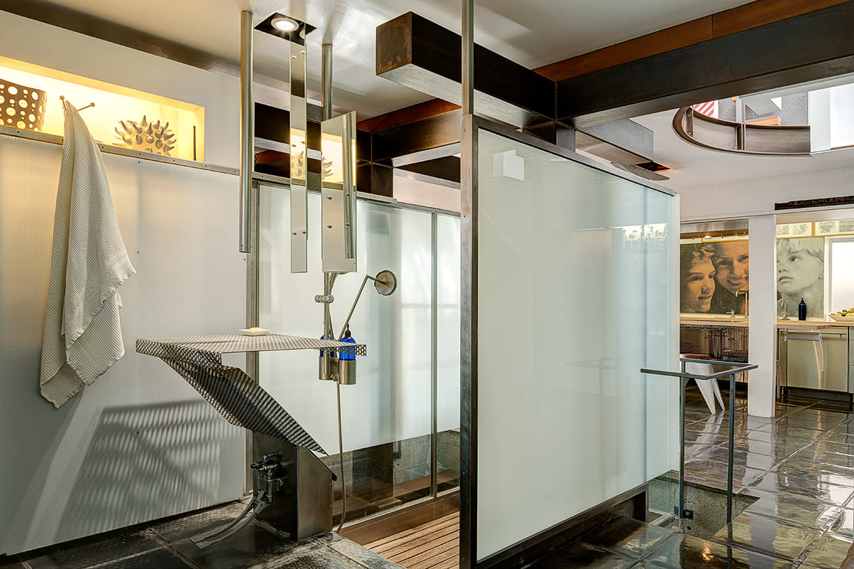 Want to live in Thom Mayne's iconic Sixth Street House? | Gallery ...