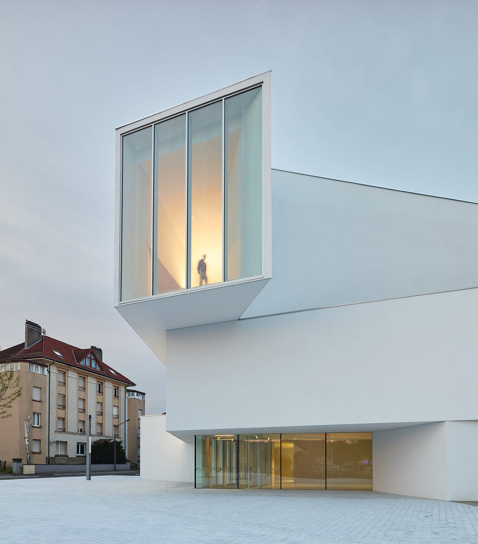 10 distinct examples of glass in architecture | News | Archinect