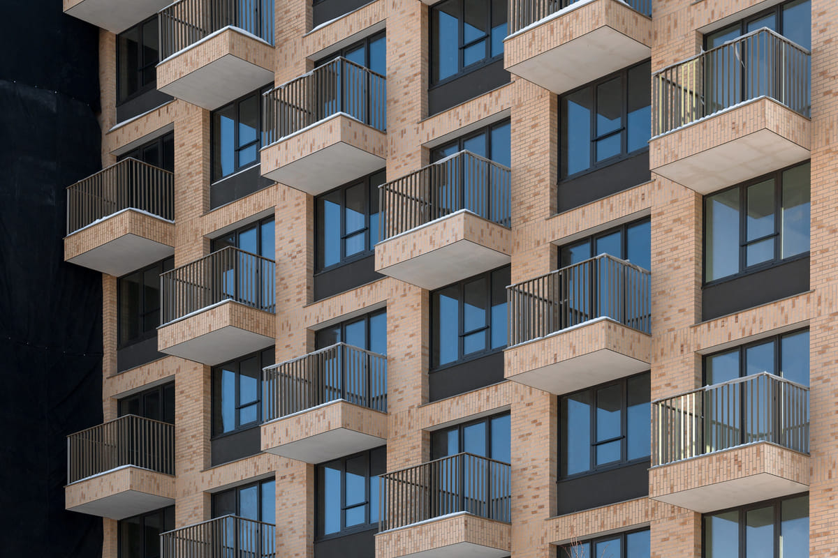 Tower and urban block in the centre of Novosibirsk | Brusnika Design ...