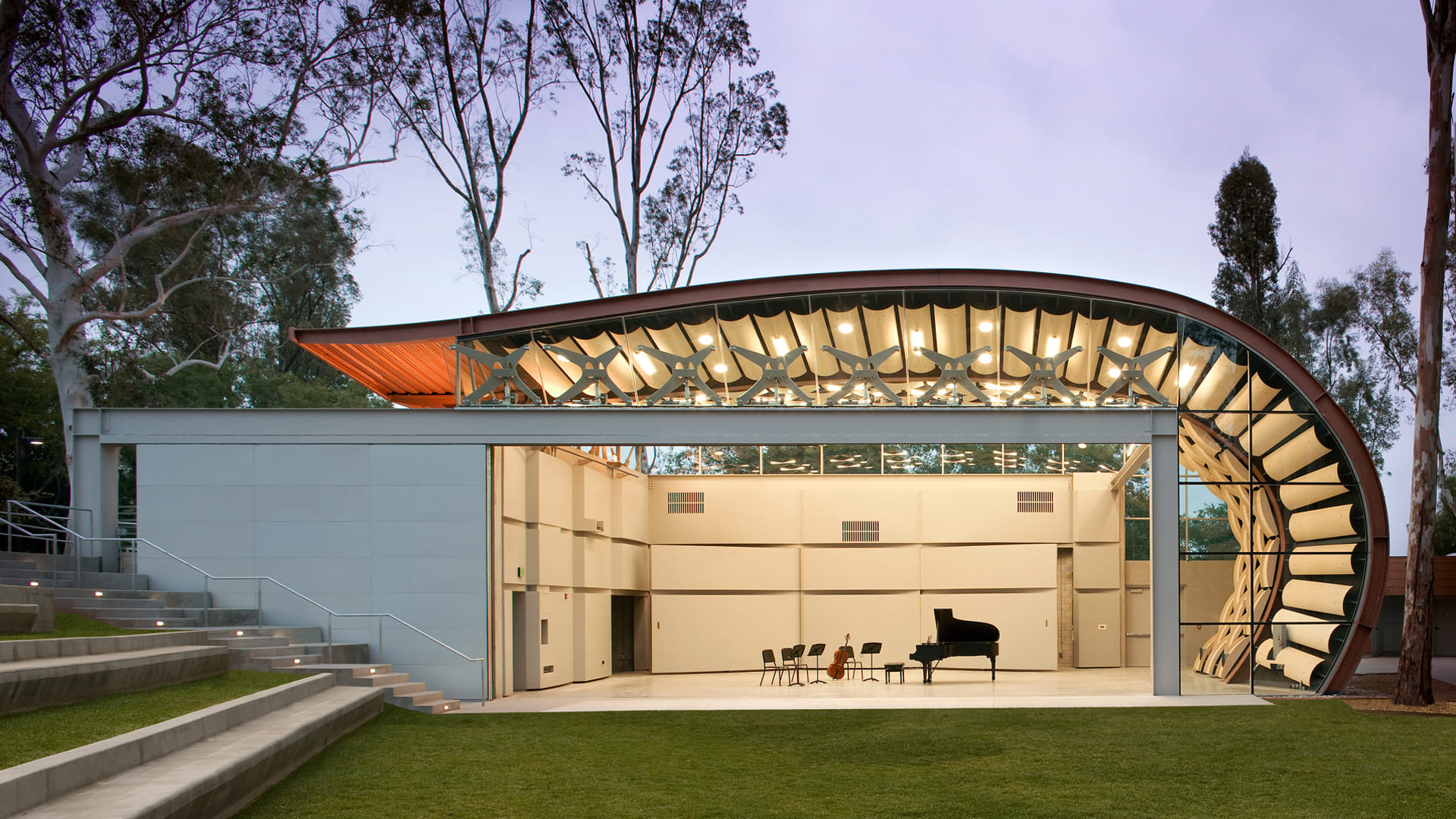 The Candid Musings of a Seasoned Observer: A review of Craig Hodgetts ...