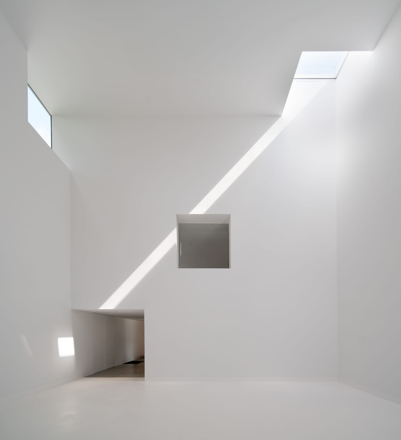 Take a look inside Magazzino Italian Art's new minimalist Robert Olnick ...