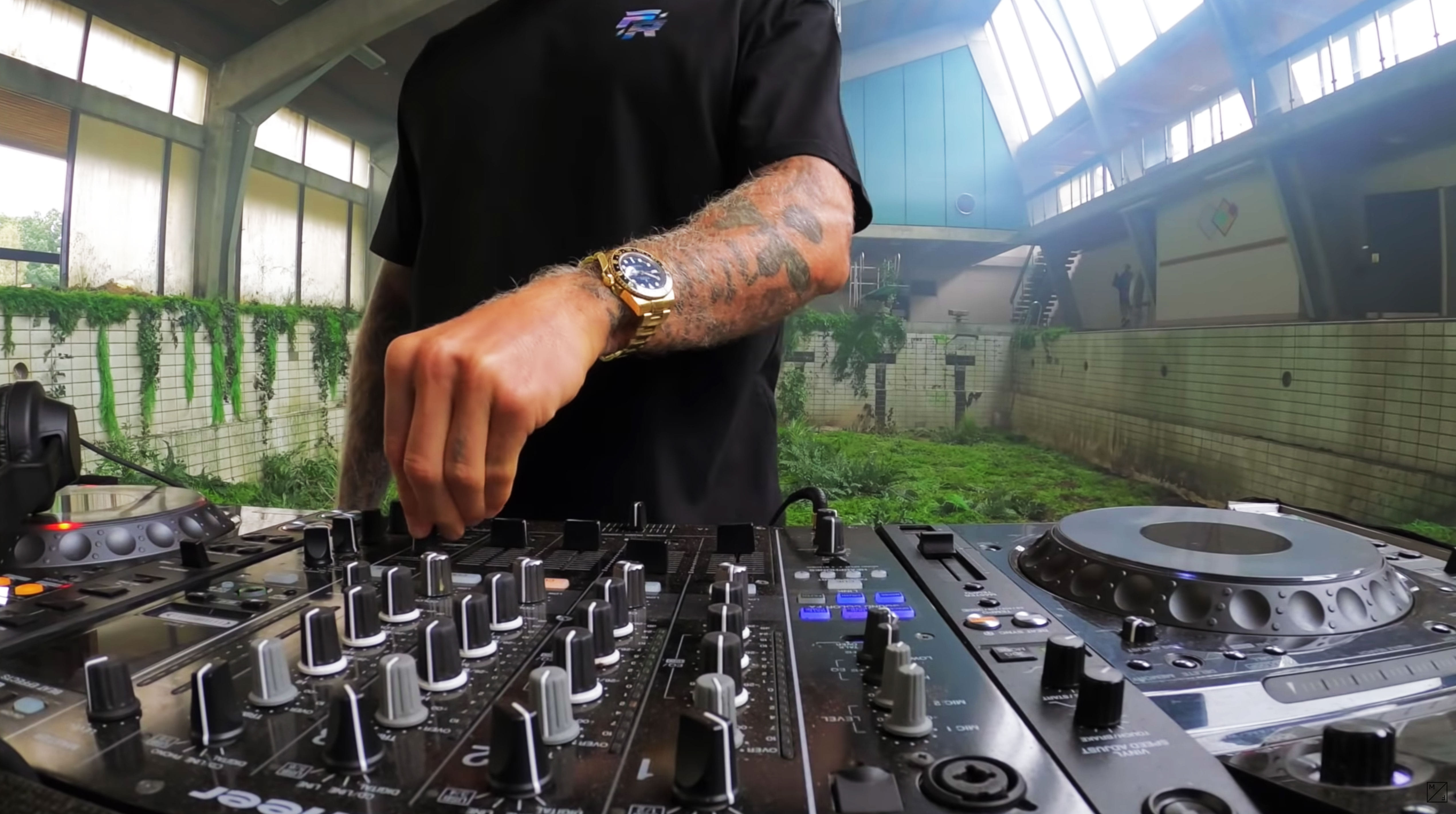 That's Chunes: Archinect's architectural-themed playlist certified to ...