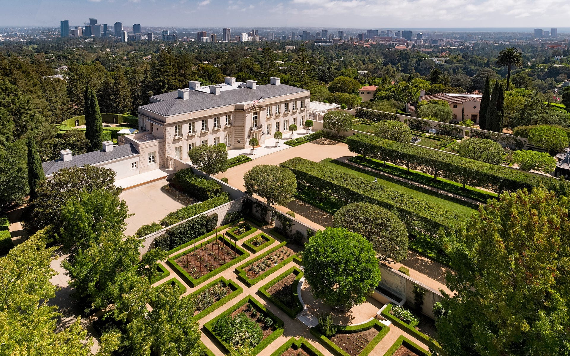 Bel Air 'Chartwell' mansion sells for $150M, now the priciest home in ...