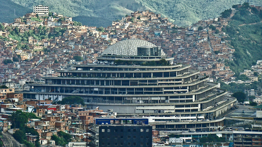 How a Venezuelan shopping center became a prison | News | Archinect