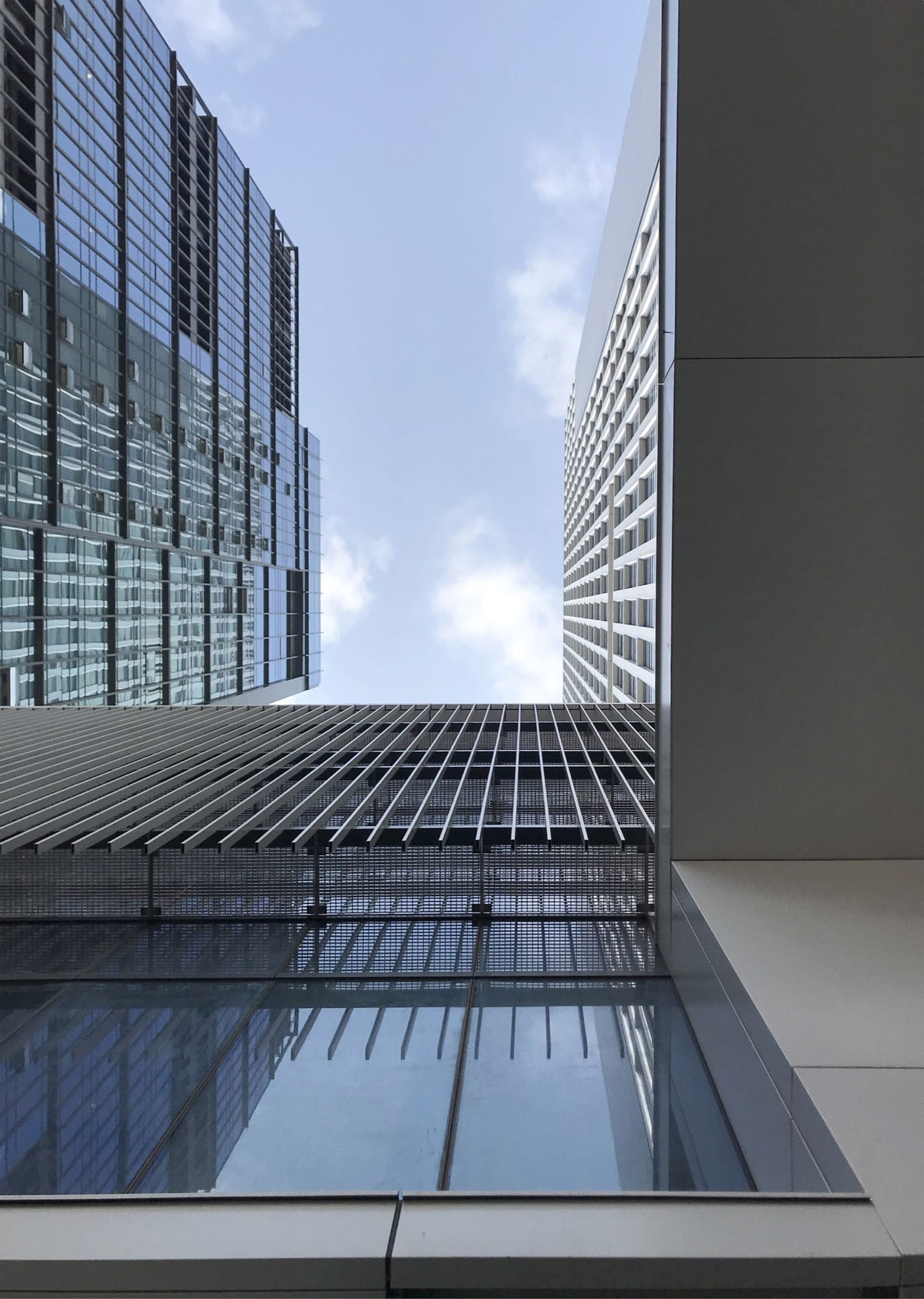 Rocco Design Architects' new Shenzhen tower features a seven-level ...