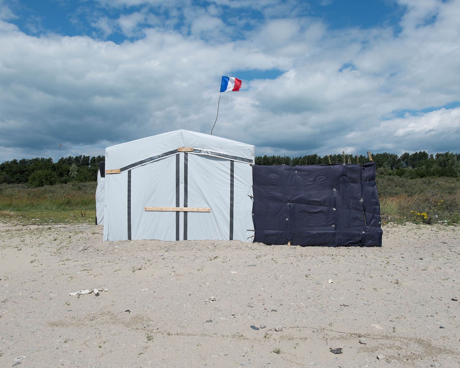 Photographing the 'Jungle' of Calais' refugee camp | Features | Archinect