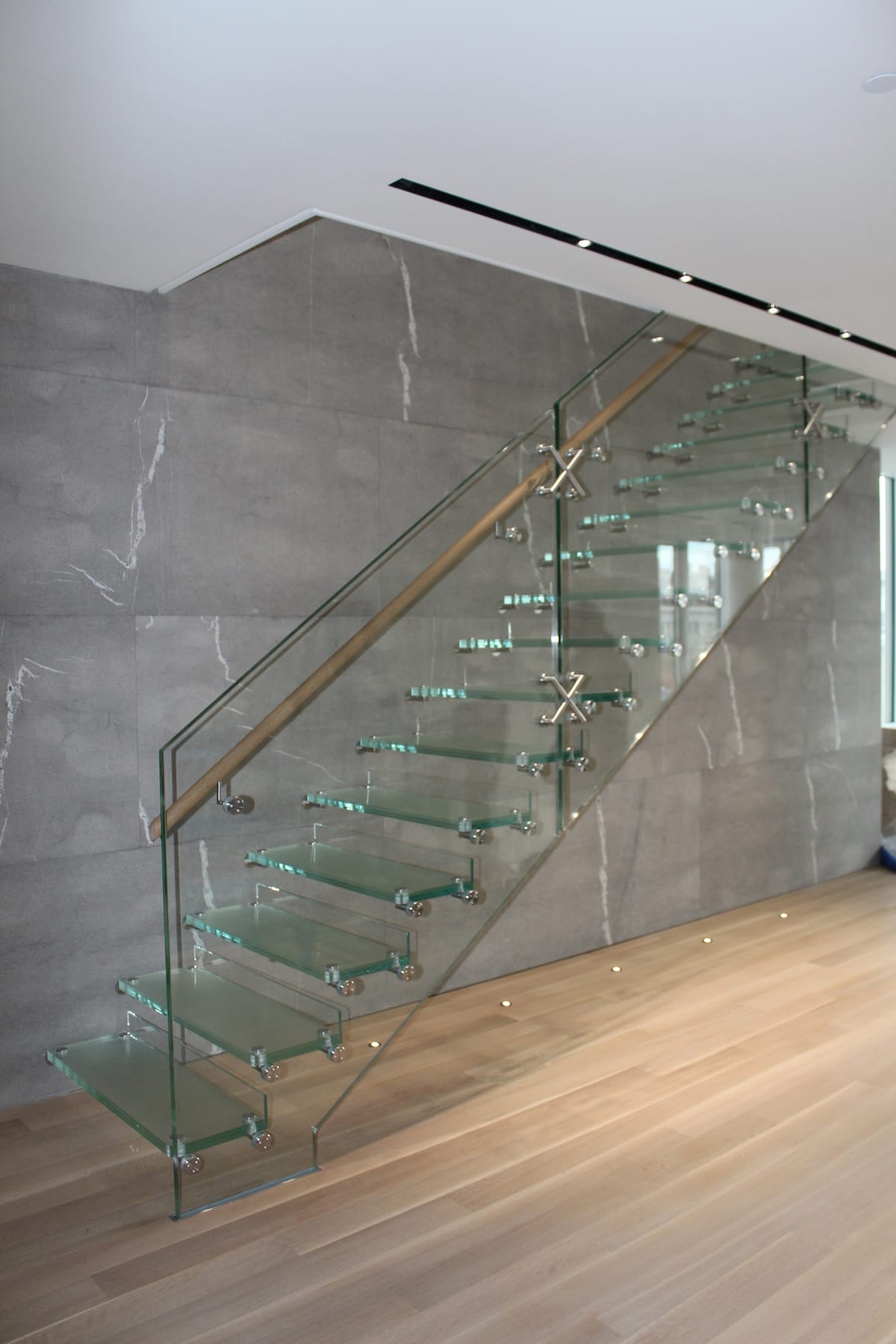 All glass staircase with anti-slip coating, Broadway, NY | Benjamin ...