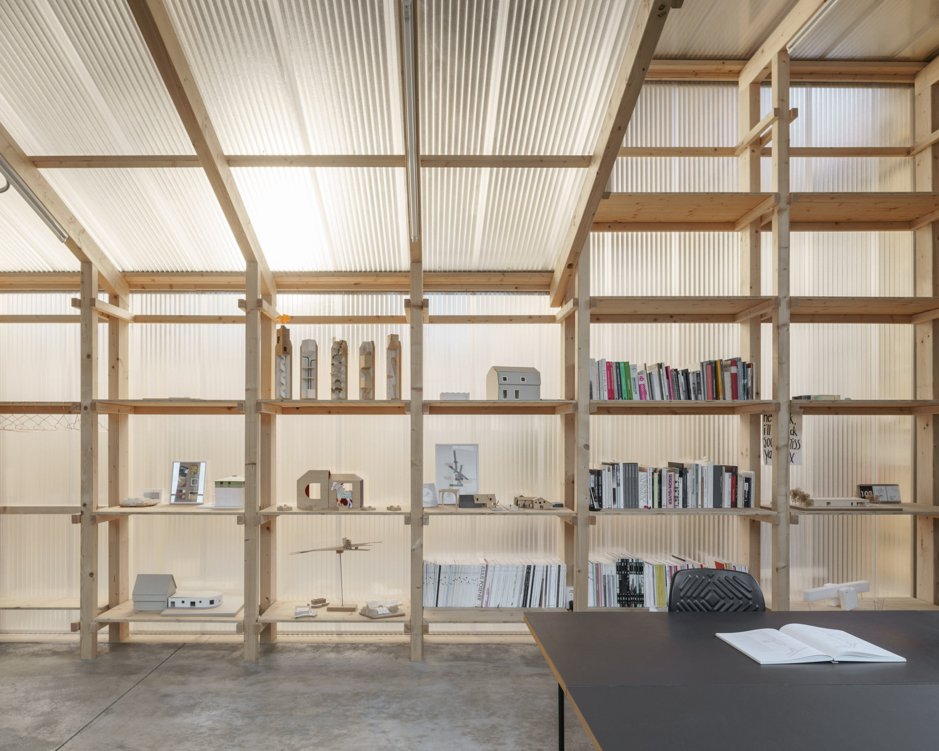 Maschinenhalle- Renovation of a listed machinery hall and convention ...