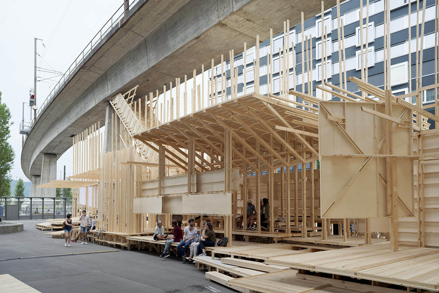 First-year students in Zurich build a 240 square meter installation in ...