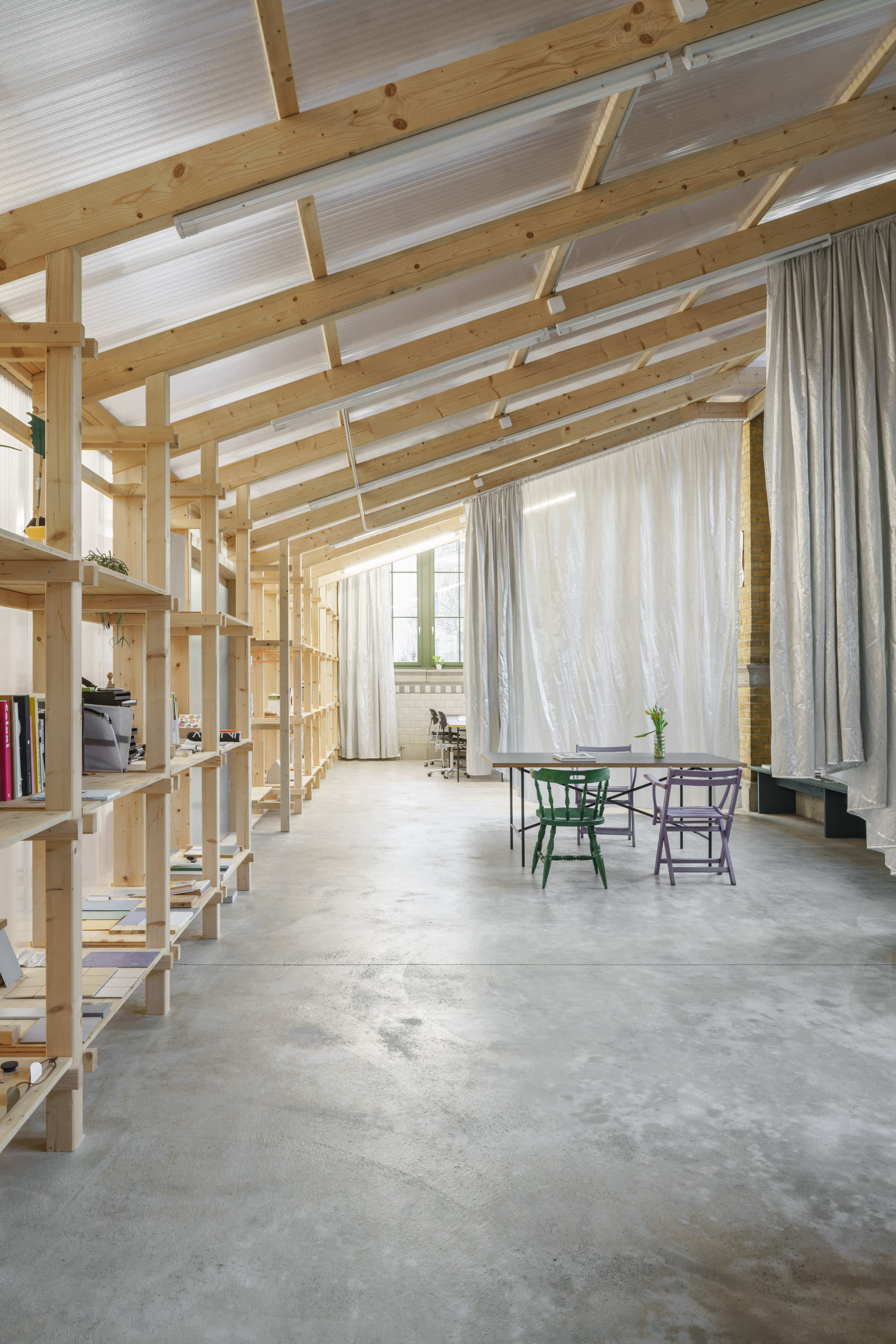 Maschinenhalle- Renovation of a listed machinery hall and convention ...