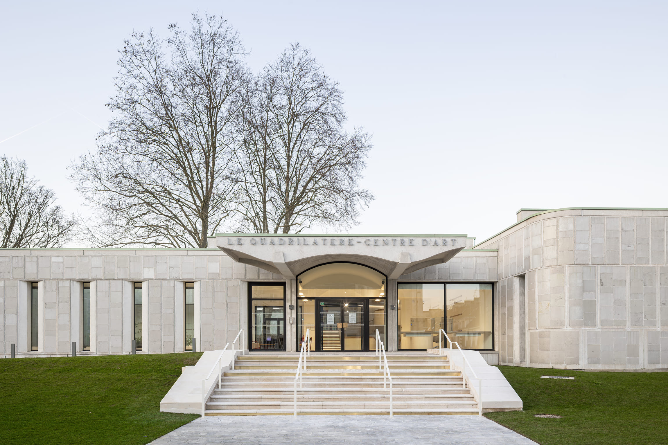 Chatillon Architectes renovates late-70s cultural space near Paris ...