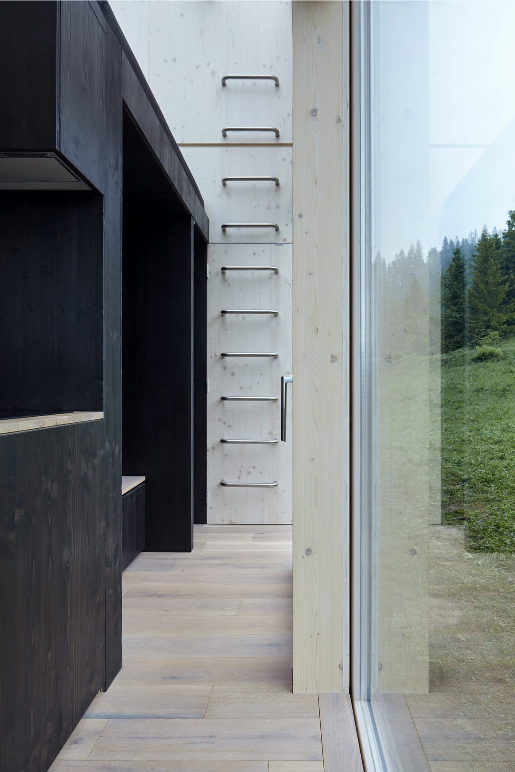 This 40m2 wilderness cabin by Ark Shelter Studio offers a cozy glamping ...