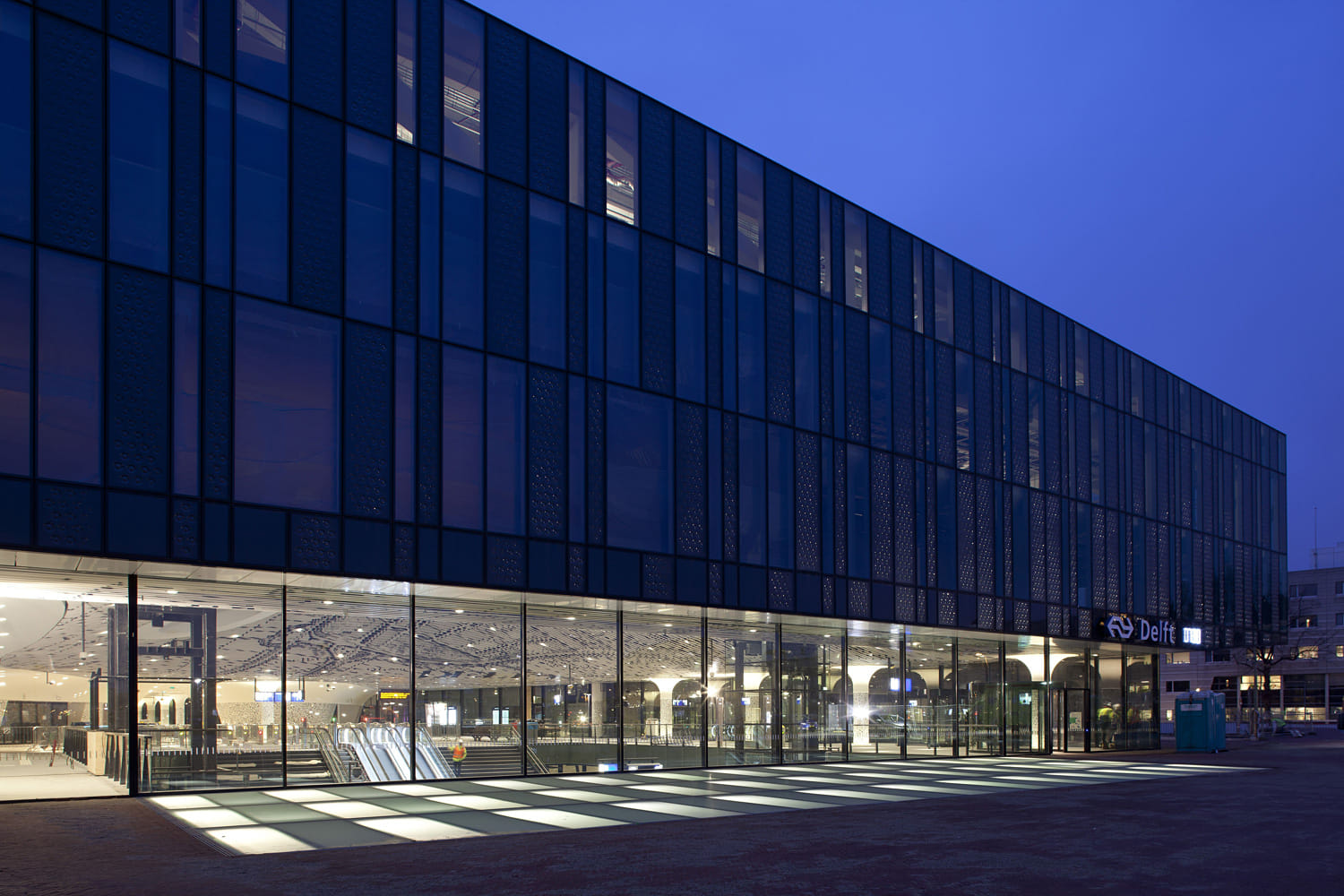 Mecanoo's newly opened Delft train station hall stays true to its city ...