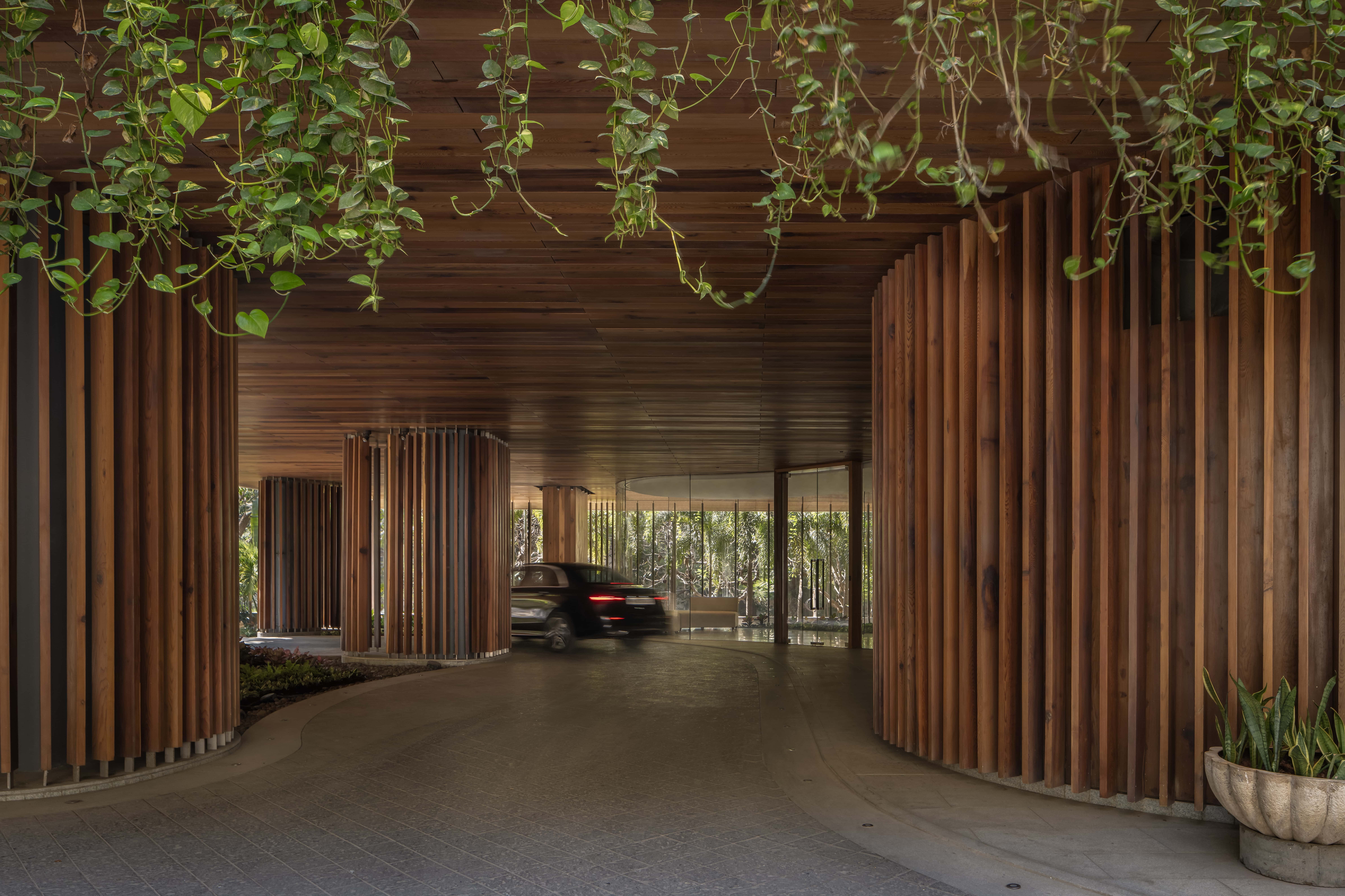 SOM completes lush, high-end residential tower in Mumbai | News | Archinect