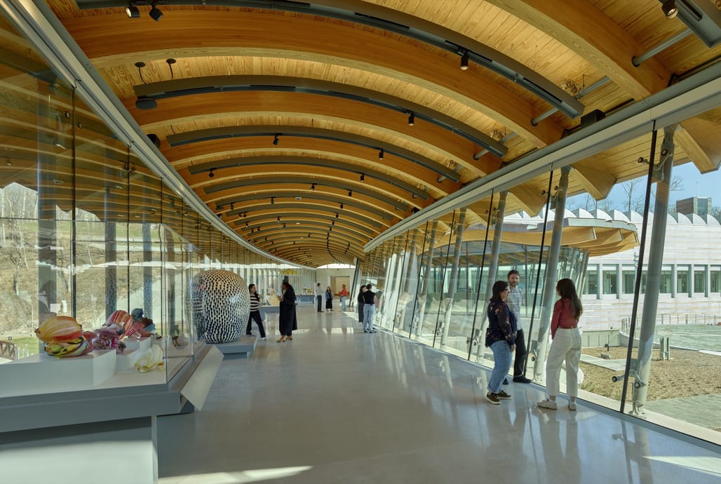 Inside Safdie’s new Crystal Bridges Museum expansion that bridges over ...