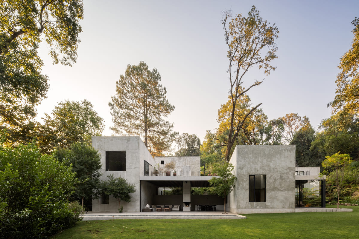 House in Avándaro | ESTUDIO Ignacio Urquiza Ana Paula de Alba | Archinect