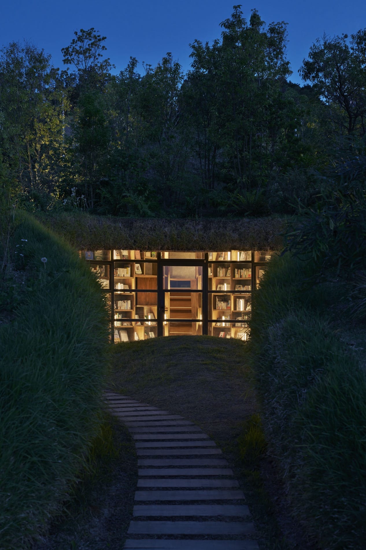 A submerged Japanese library by Hiroshi Nakamura & NAP as a ‘tranquil ...